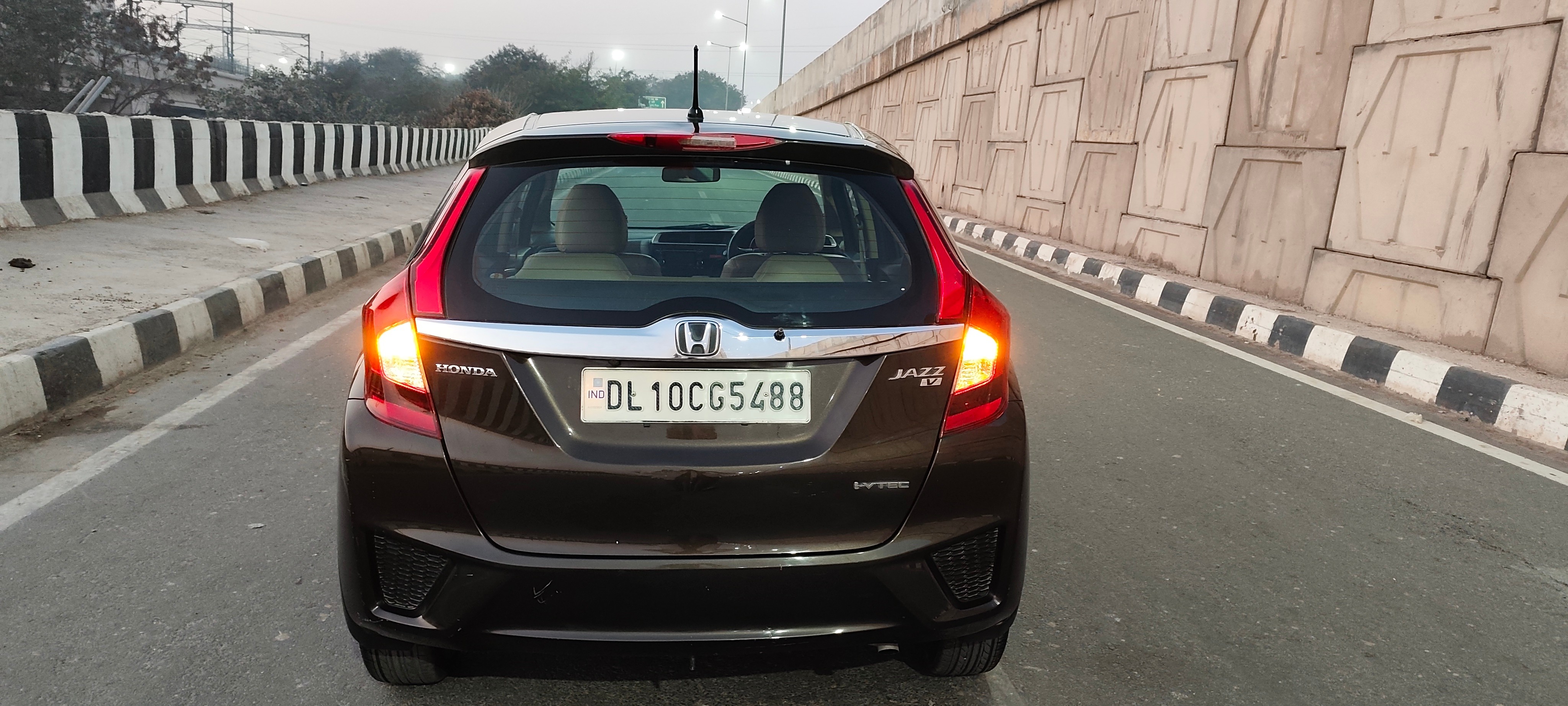 Buy Used Honda Jazz 1.2 V AT i VTEC of 2015 model @ 3,35,000 INR in ...