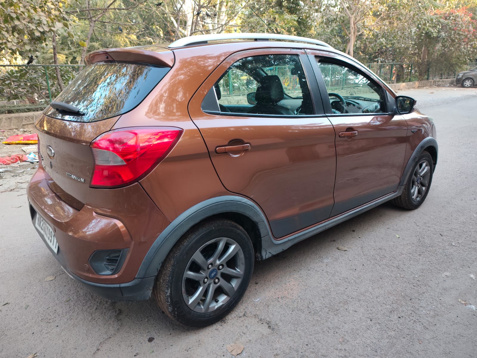 Buy Used Ford Freestyle Titanium Petrol BSIV of 2019 model @ 4,15,000 ...
