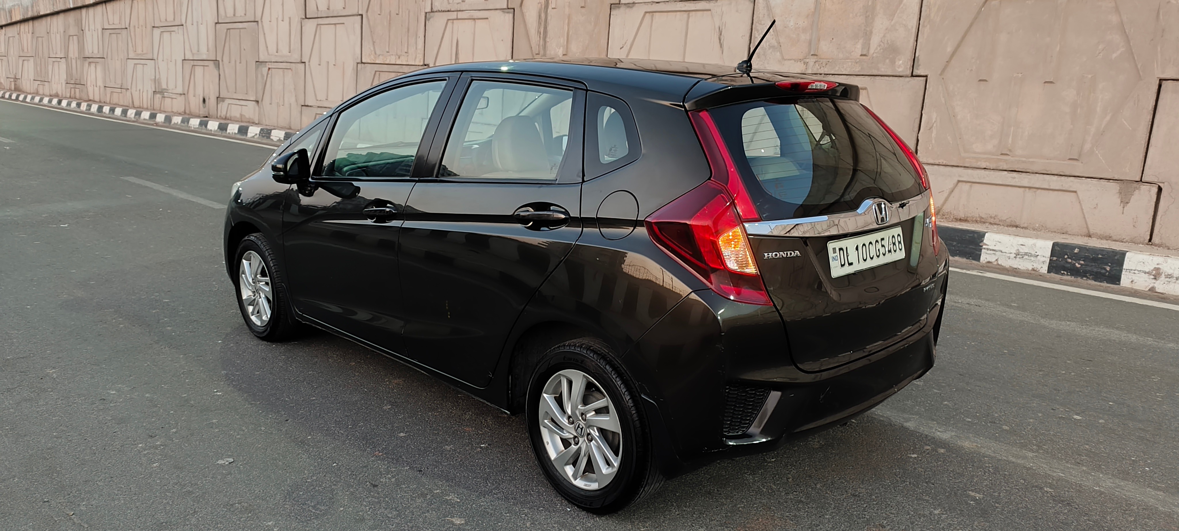 Buy Used Honda Jazz 1.2 V AT i VTEC of 2015 model @ 3,35,000 INR in ...