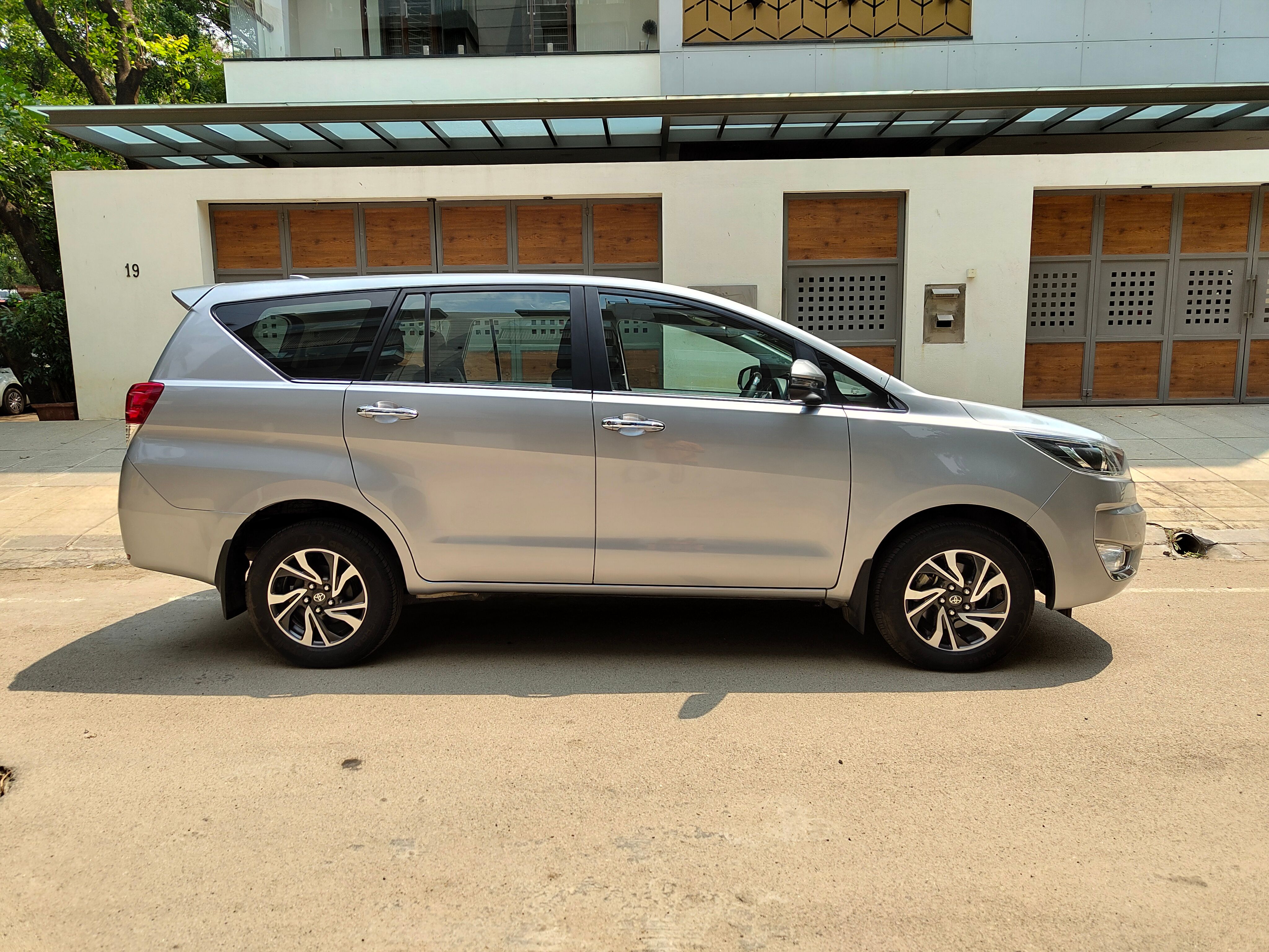 Buy Used Toyota Innova Crysta 2.4 VX 7Str of 2024 model @ 25,95,000 INR ...