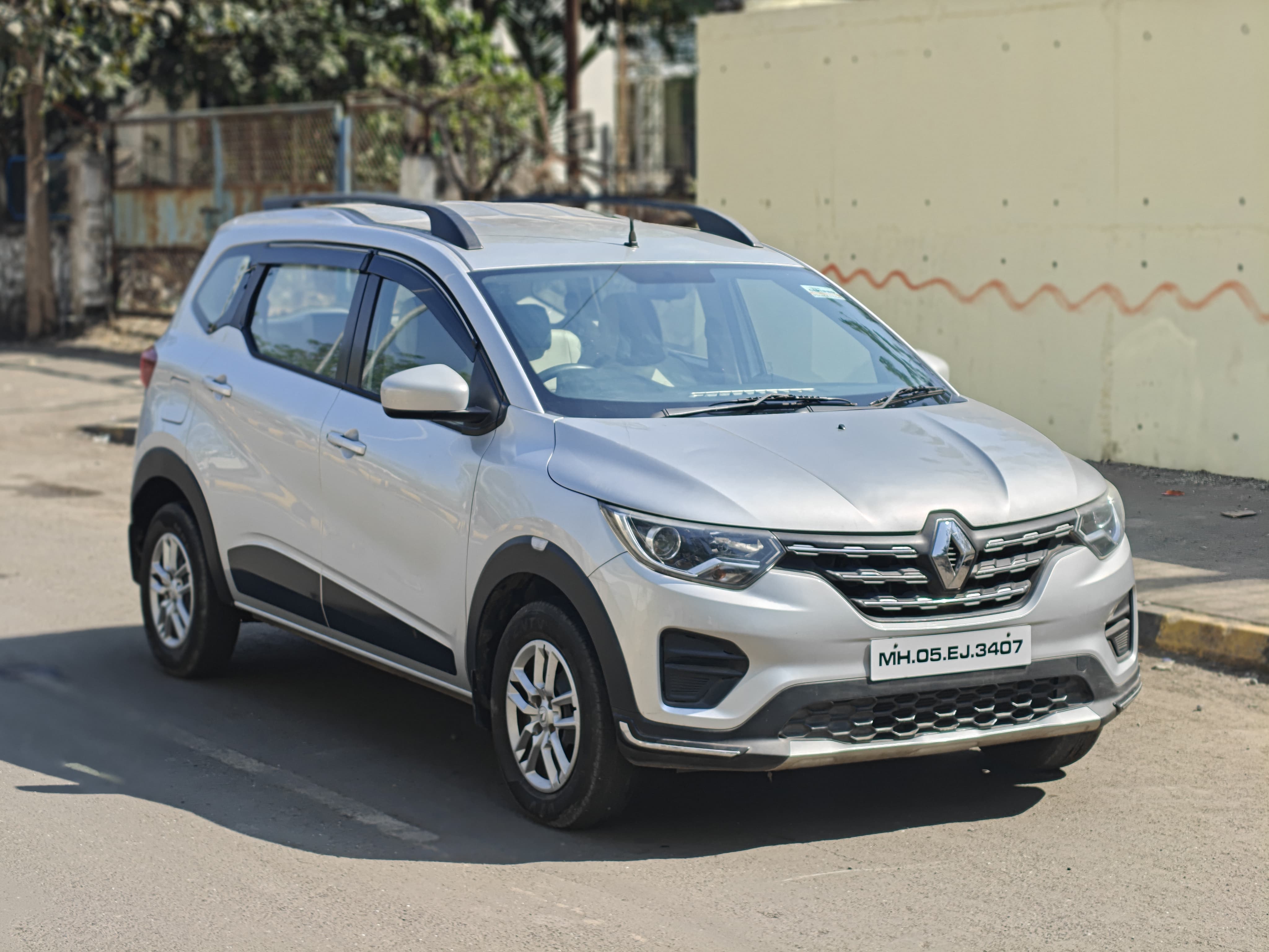 Used 2020 Renault Triber 999 cc Petrol Manual Car in Navi Mumbai at ₹5 ...