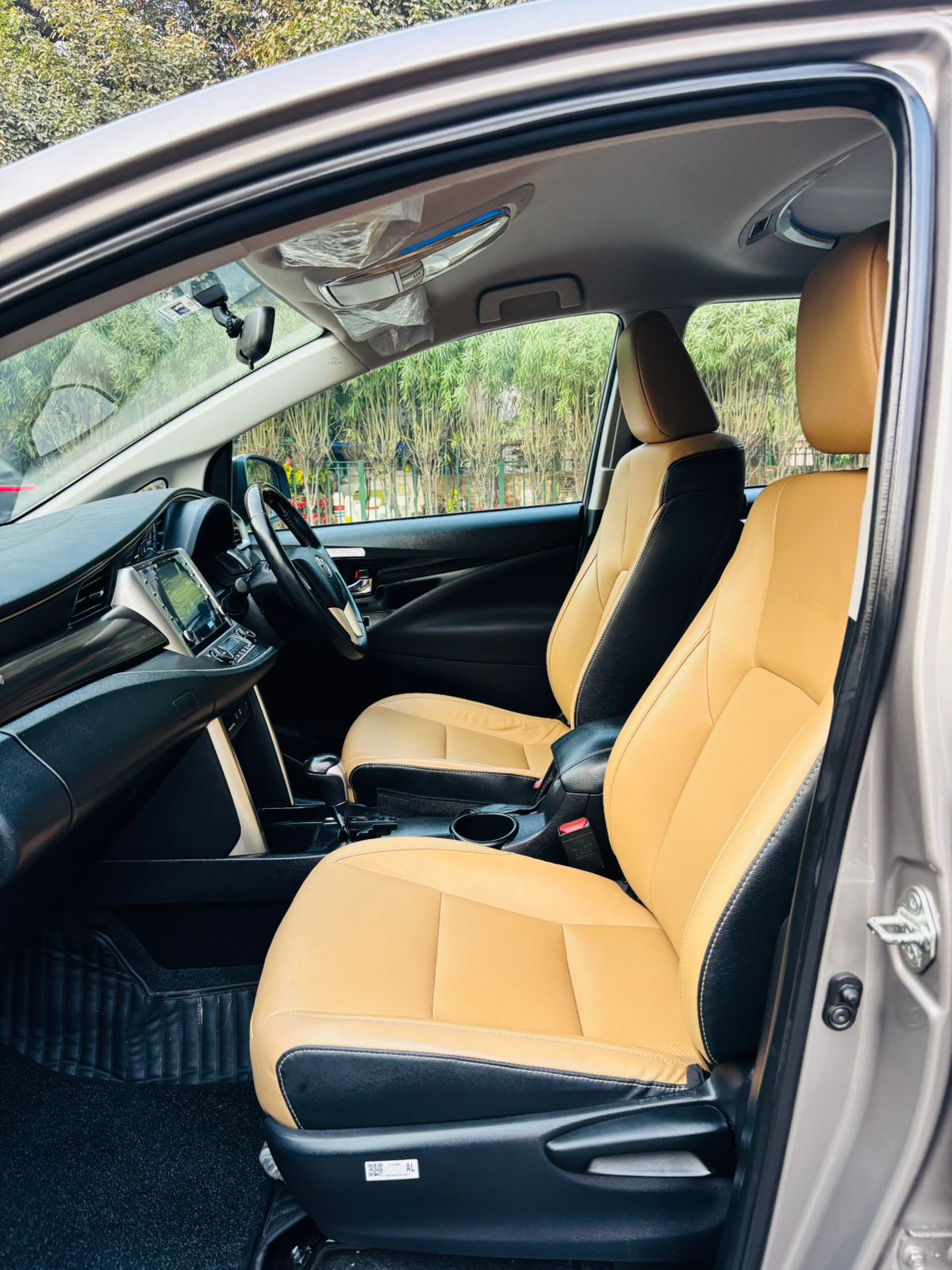 Buy Used Toyota Innova Crysta 2.4 ZX 7 STR of 2023 model @ 24,95,000 INR in Delhi - 4955964 ...