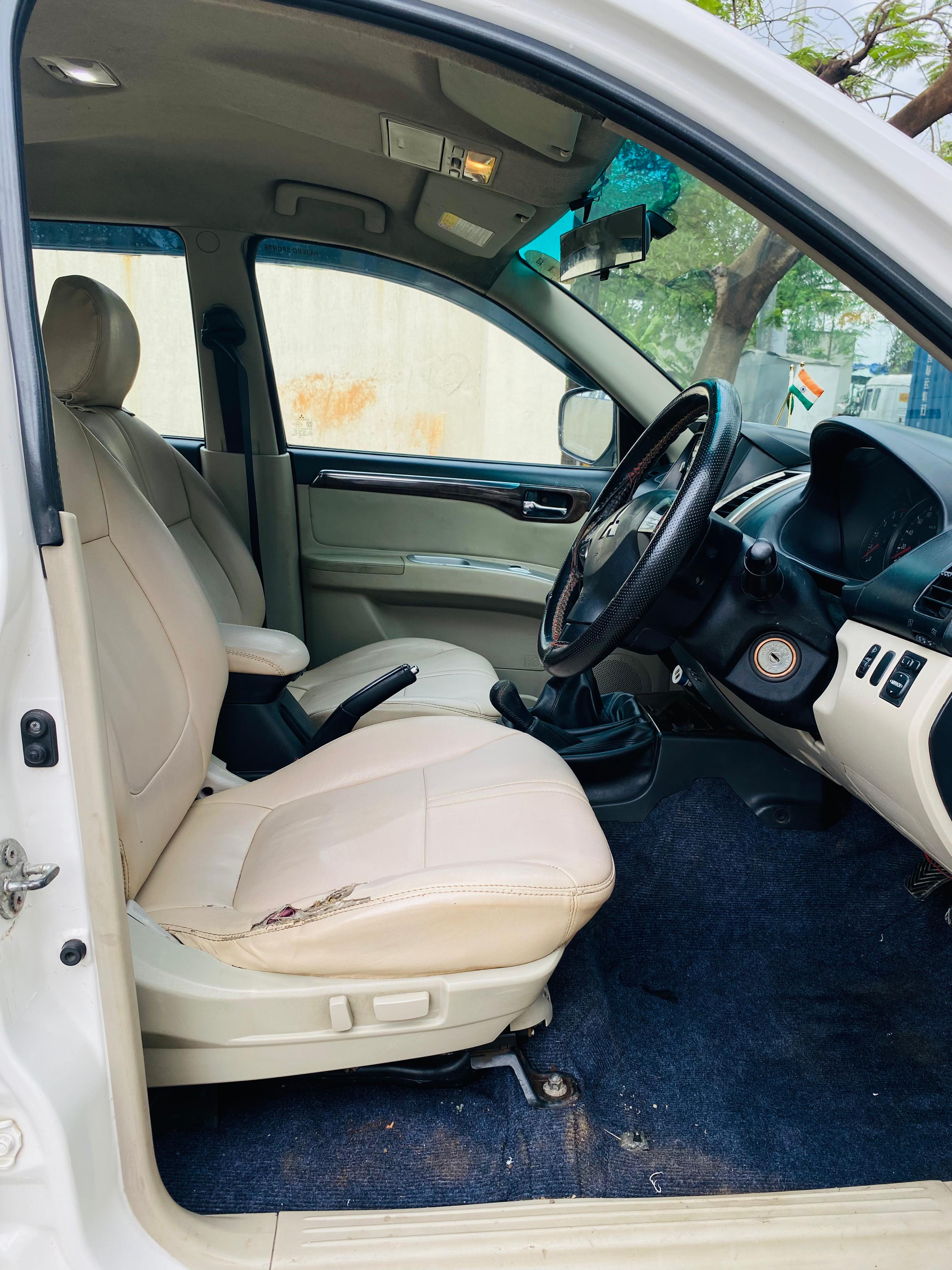 Buy Used Mitsubishi Pajero Sport 4X4 of 2013 model @ 6,99,000 INR in ...