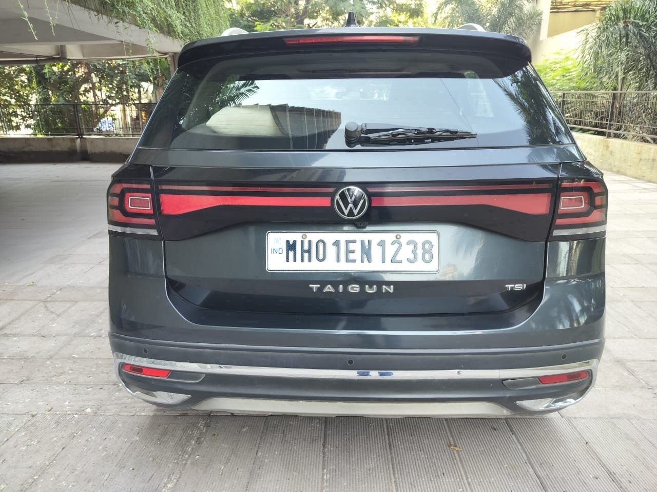 Buy Used Volkswagen Taigun 1.0 Topline AT of 2024 model @ 15,65,000 INR in Mumbai - 4941877 ...