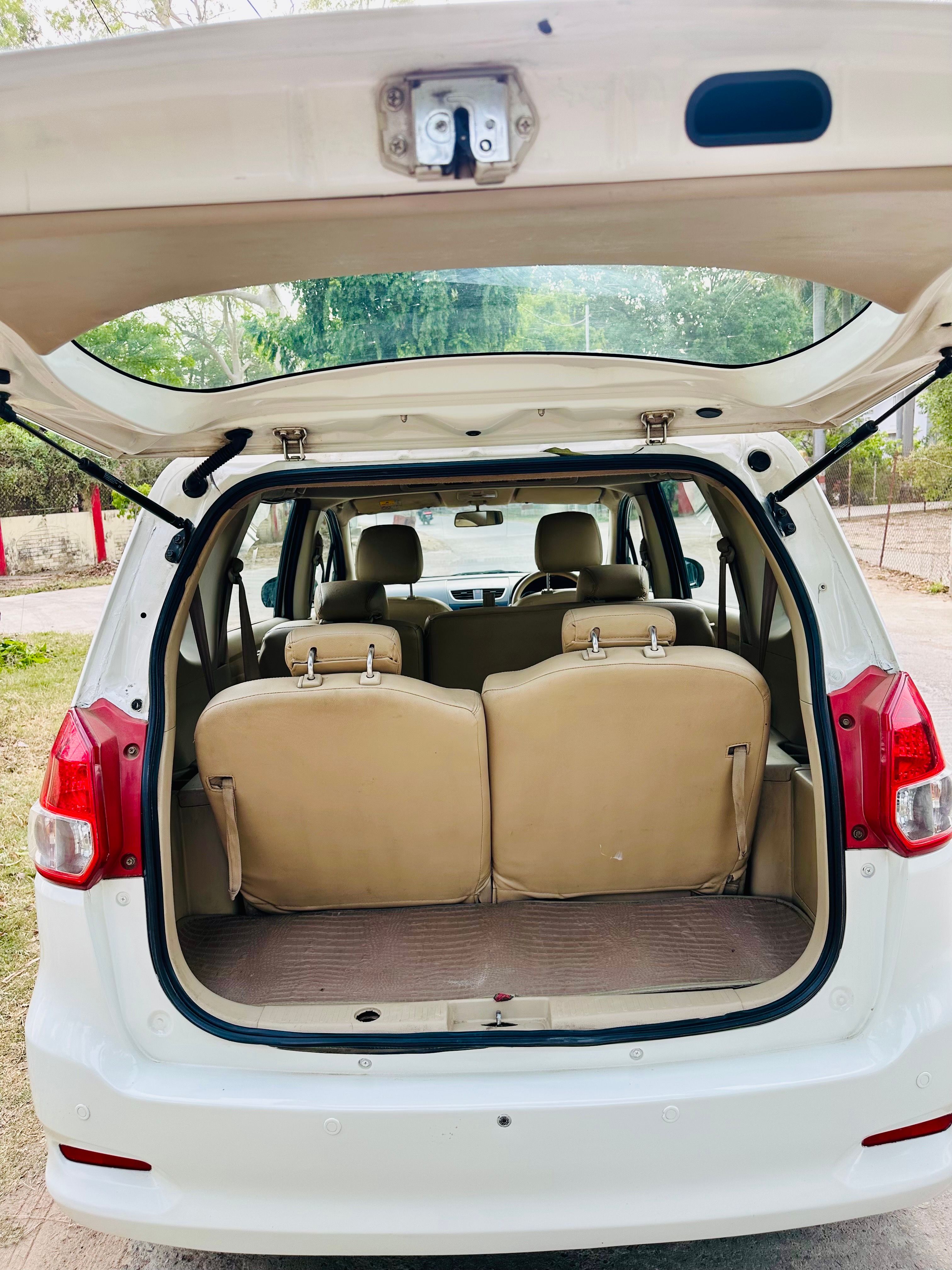 Buy Used Maruti Ertiga SHVS VDI of 2018 model @ 6,75,000 INR in Kanpur ...