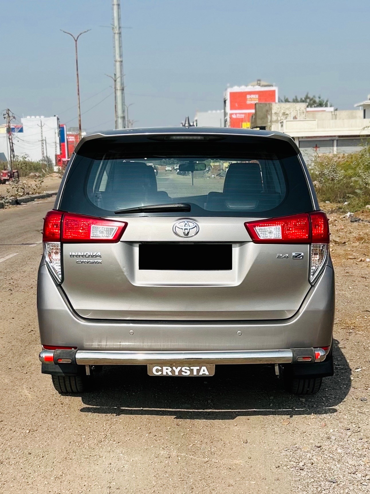 Buy Used Toyota Innova Crysta 2.4 ZX MT BSIV of 2018 model @ 15,75,000 ...