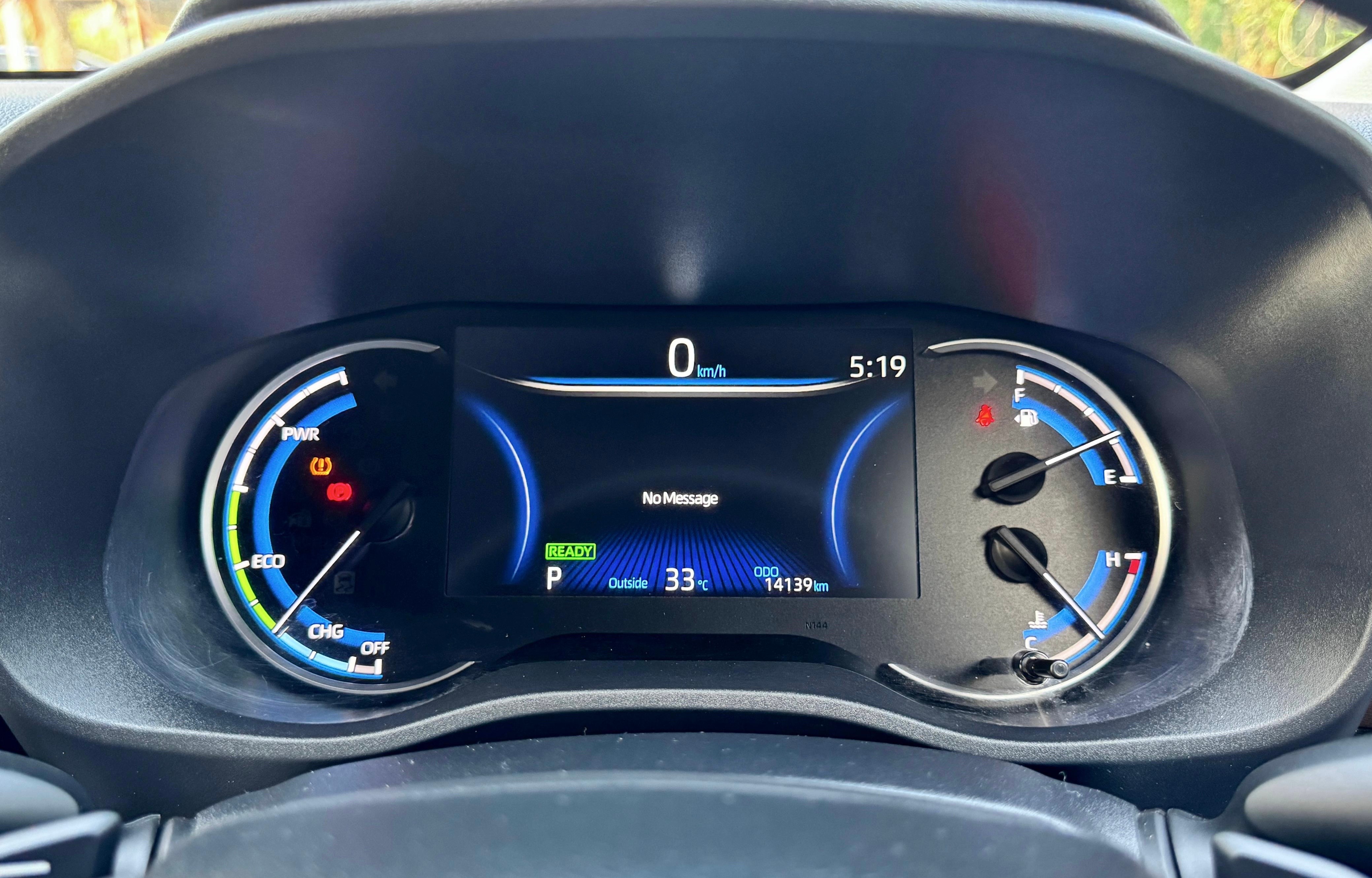 Buy Used Toyota Innova Hycross VX 7STR Hybrid of 2023 model @ 26,75,000 ...