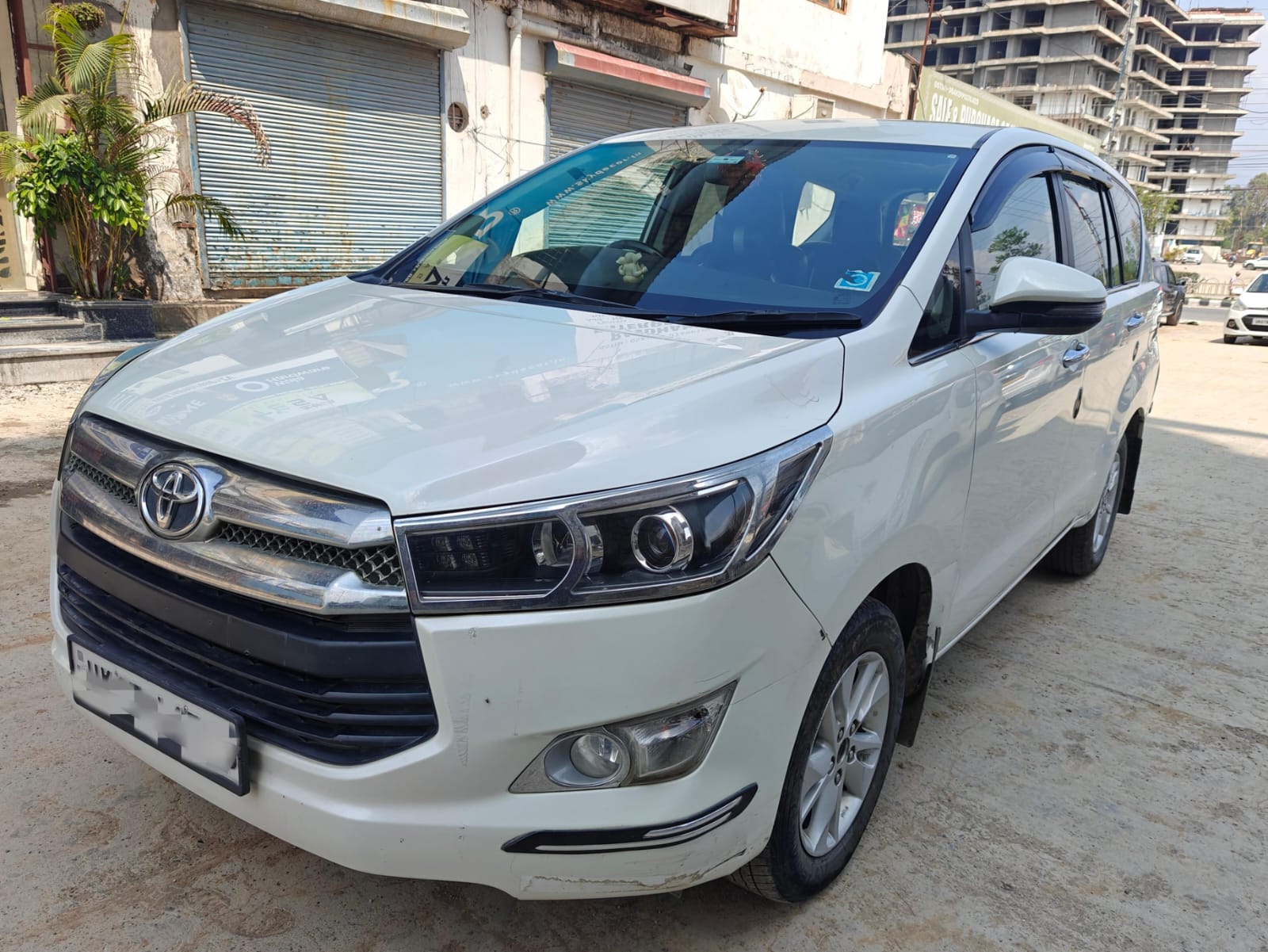 Buy Used Toyota Innova Crysta 2.4 VX MT BSIV of 2018 model @ 15,90,000 ...