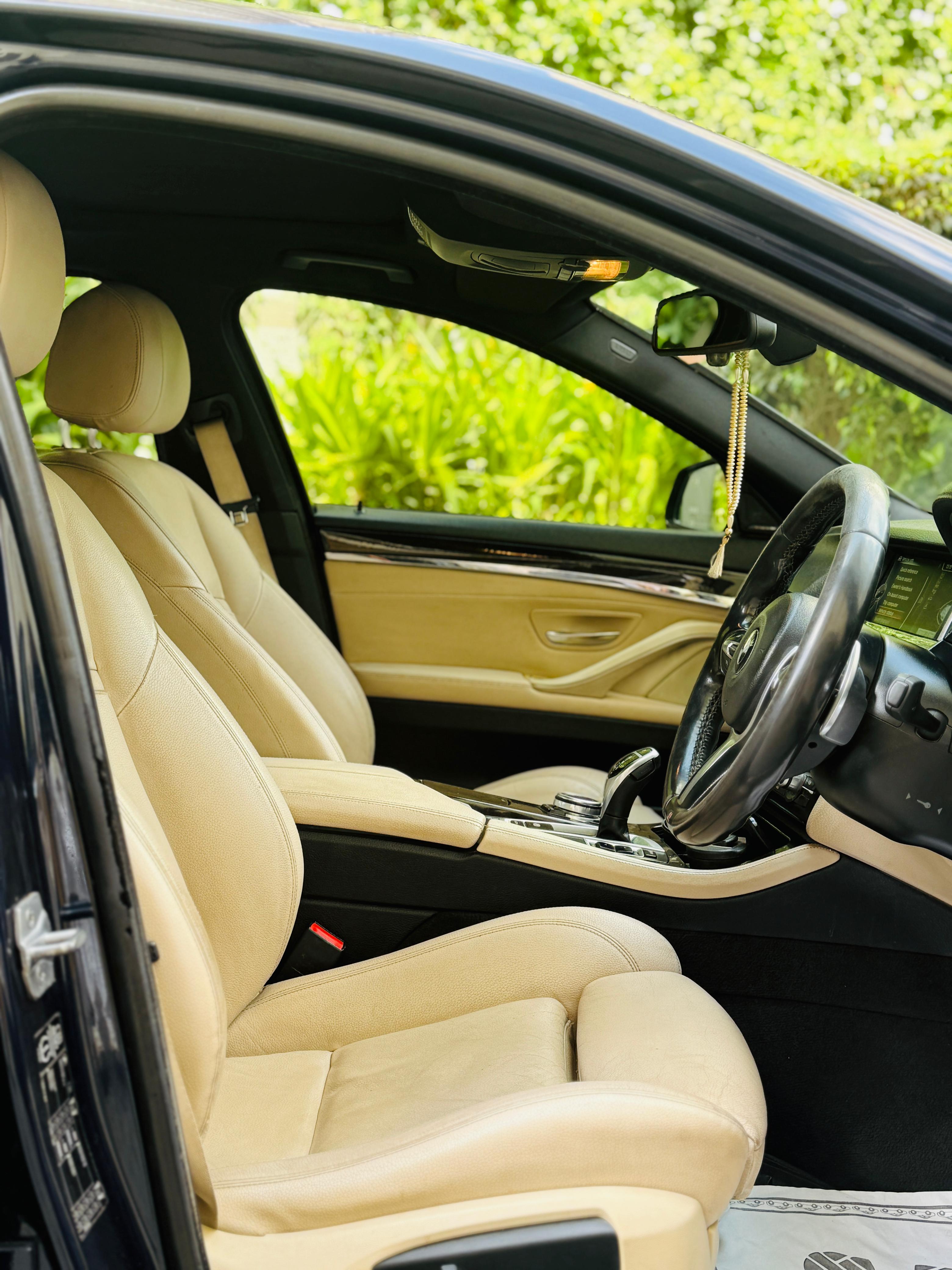 Buy Used BMW 5 Series 530d M Sport of 2015 model @ 15,99,000 INR in ...