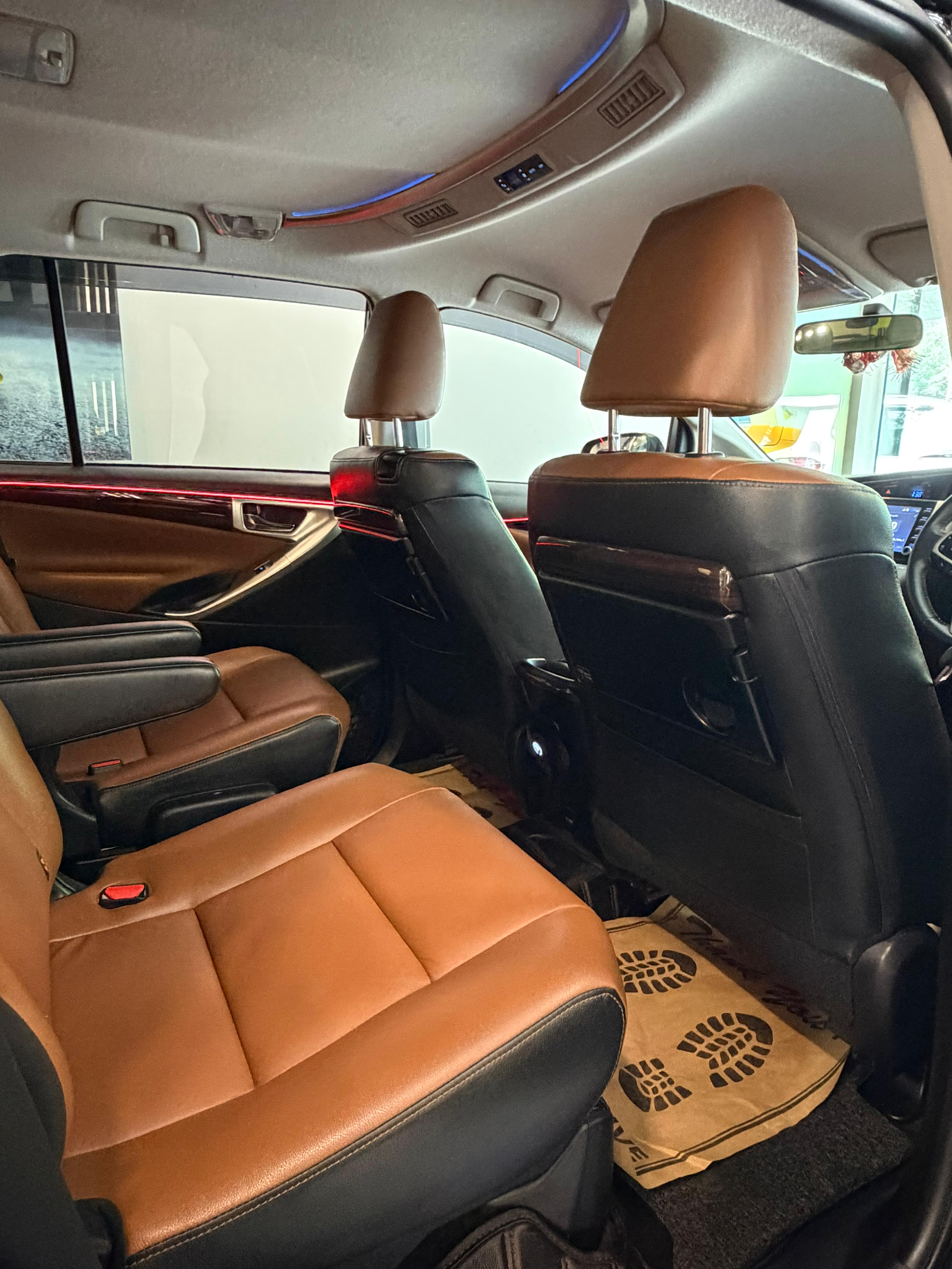 Buy Used Toyota Innova Crysta 2.7 ZX 7 STR AT of 2022 model @ 22,00,000 ...
