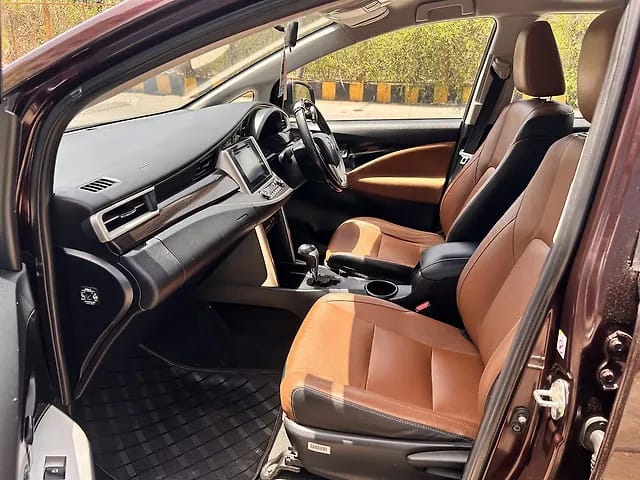 Buy Used Toyota Innova Crysta 2.8 ZX AT BSIV of 2018 model @ 17,75,000 ...