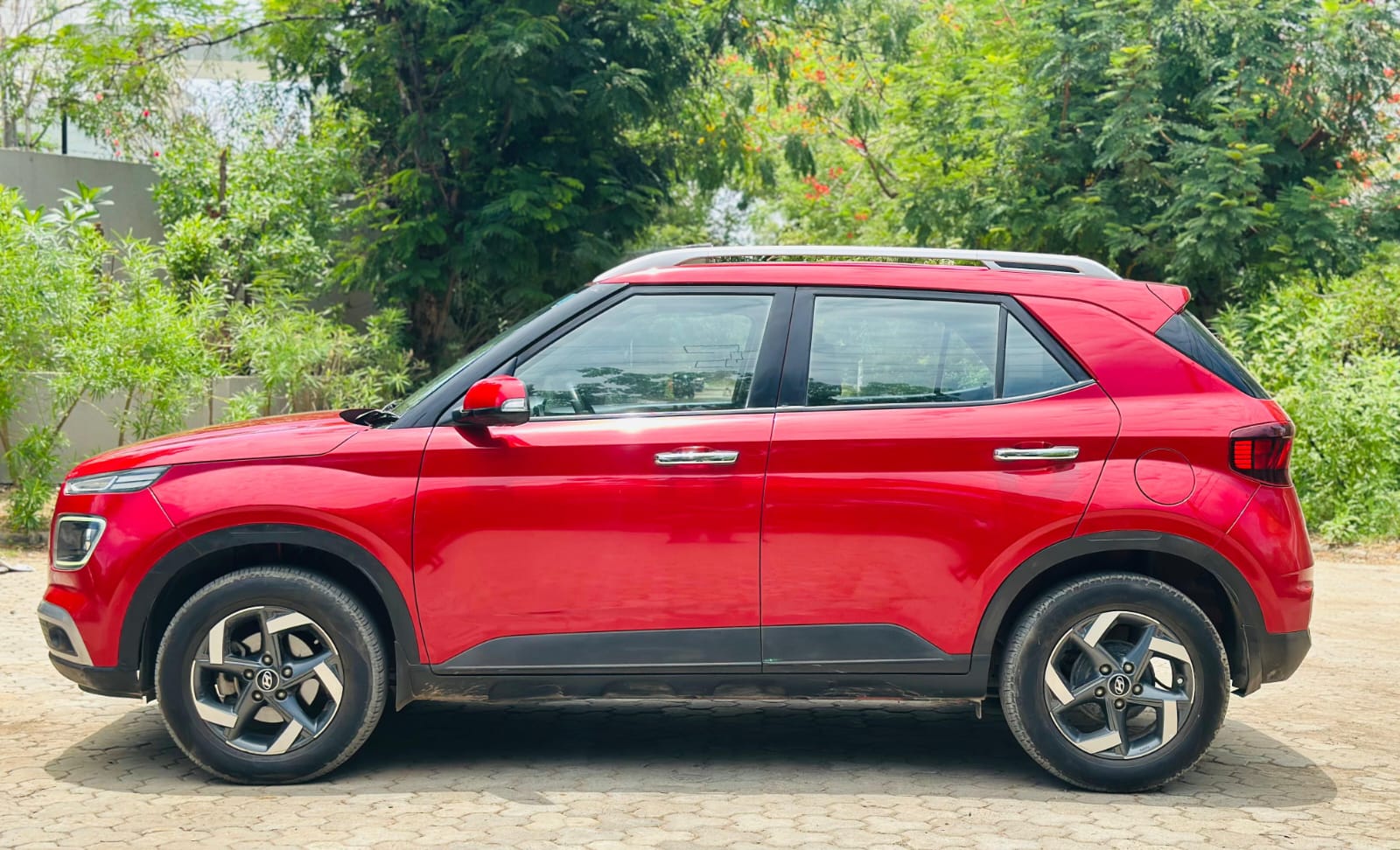 Buy Used Hyundai Venue SX Plus Turbo DCT BSIV of 2019 model @ 6,50,000 ...
