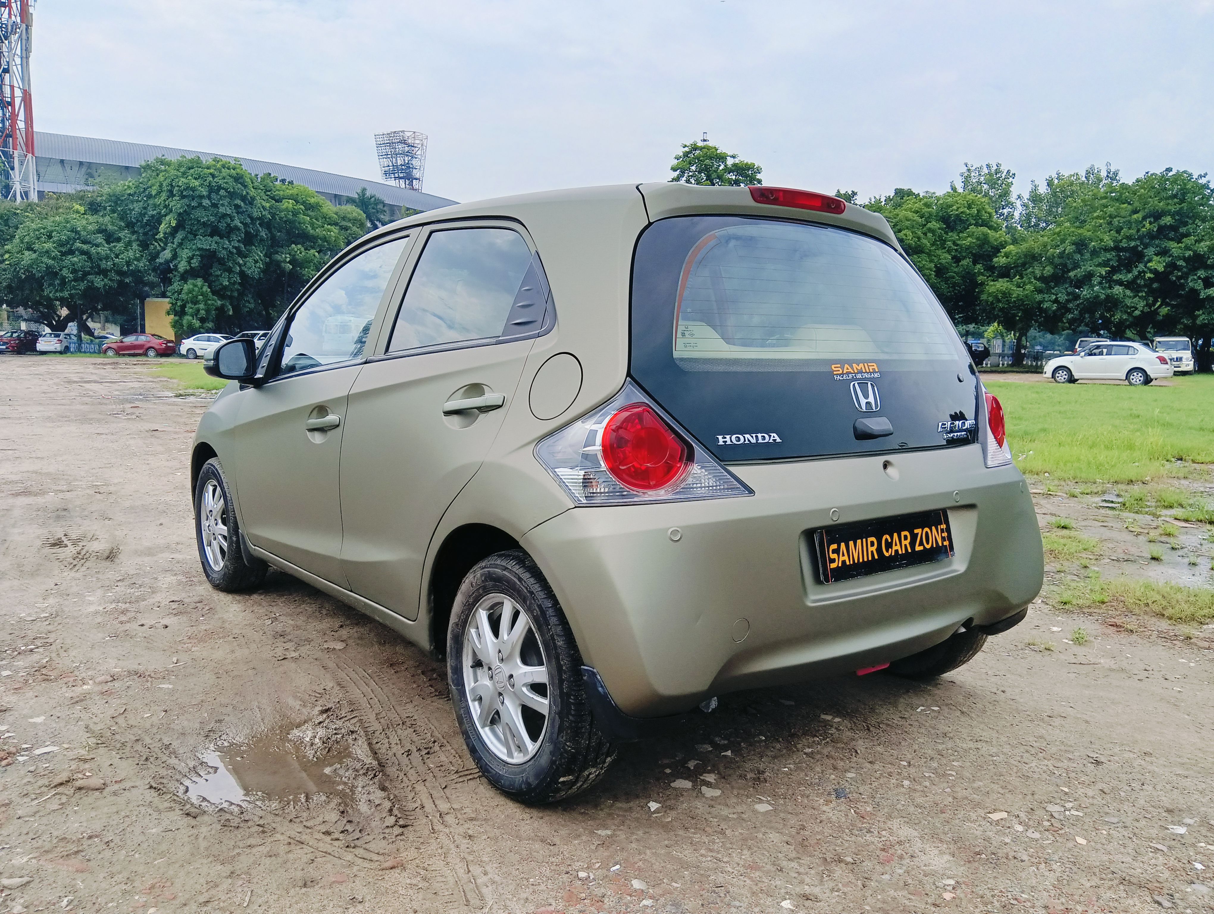 Buy Used Honda Brio VX AT of 2015 model @ 3,50,000 INR in Kolkata ...