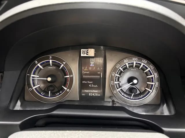 Buy Used Toyota Innova Crysta 2.8 ZX AT BSIV of 2018 model @ 17,75,000 ...