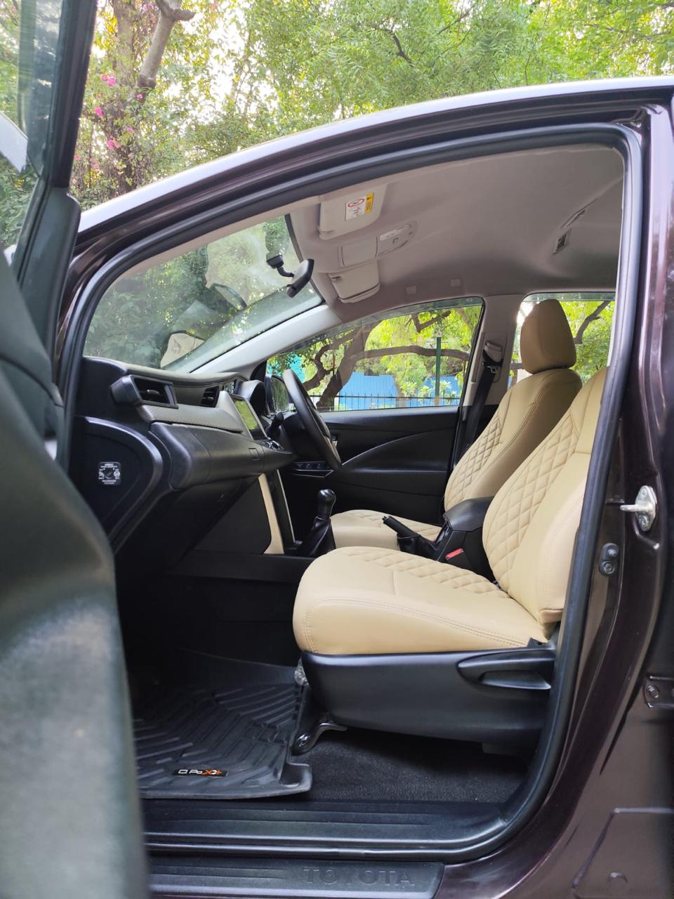 Buy Used Toyota Innova Crysta 2.4 G Plus MT BSIV of 2019 model @ 12 ...