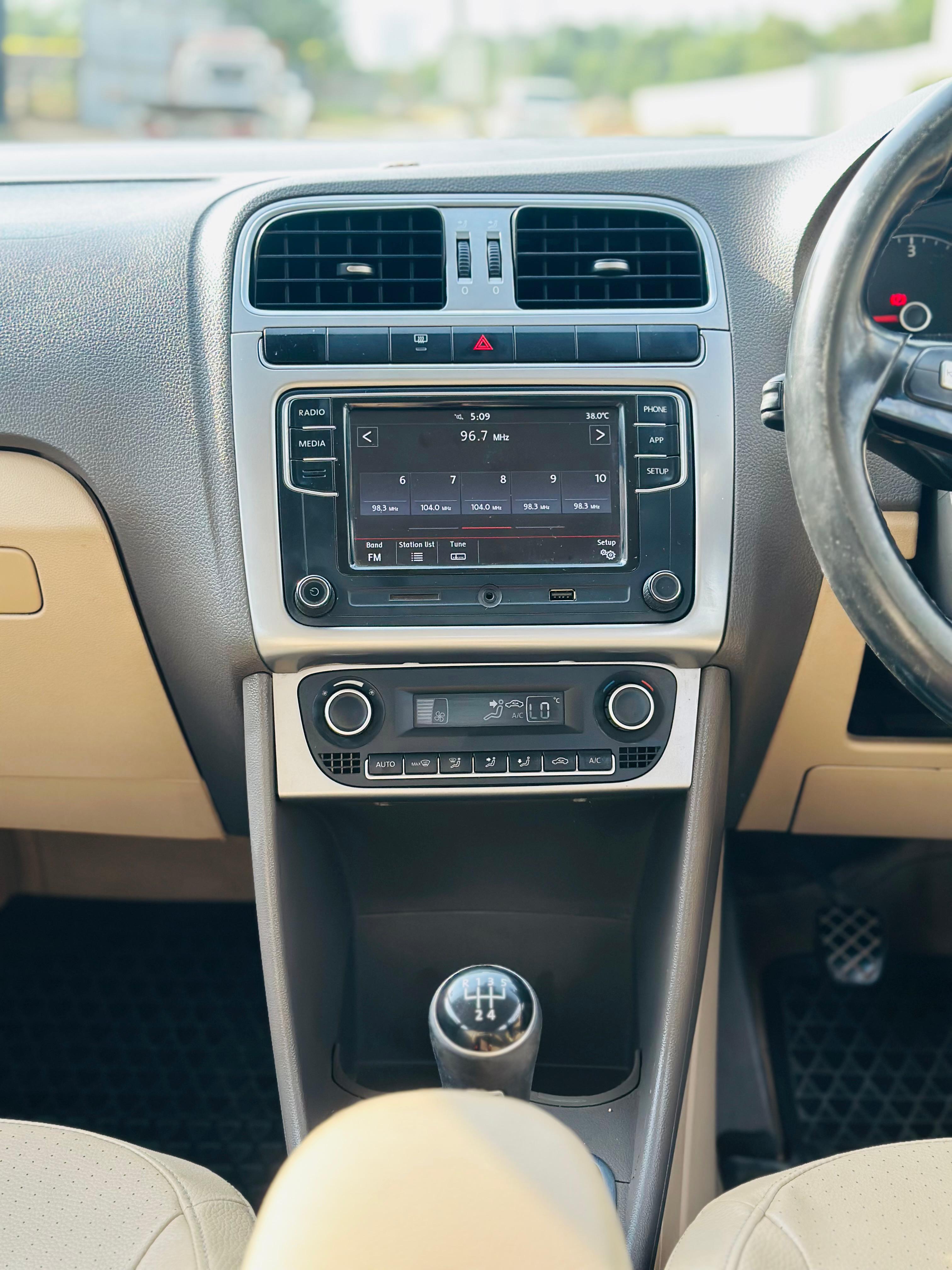 Buy Used Volkswagen Vento 1.5 TDI Highline of 2017 model @ 4,90,000 INR ...