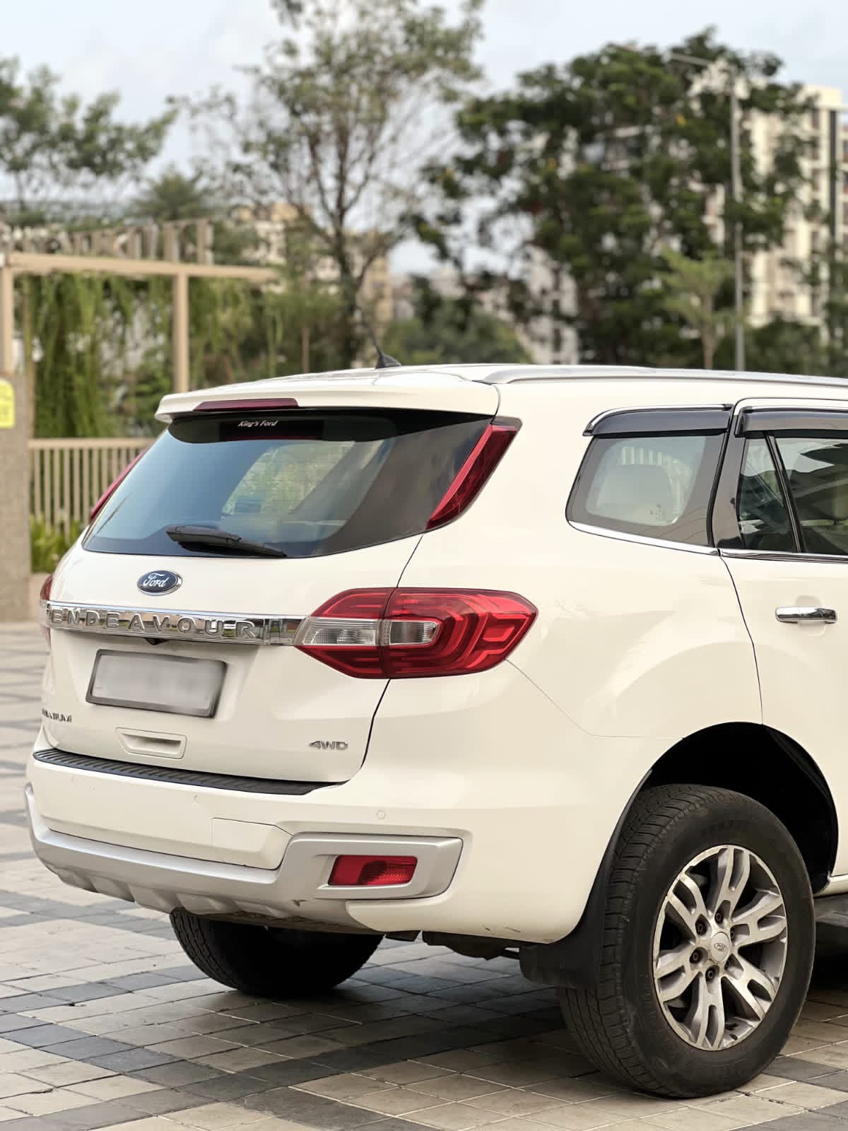 Buy Used Ford Endeavour 3.2 Titanium AT 4X4 of 2017 model @ 17,75,000 ...