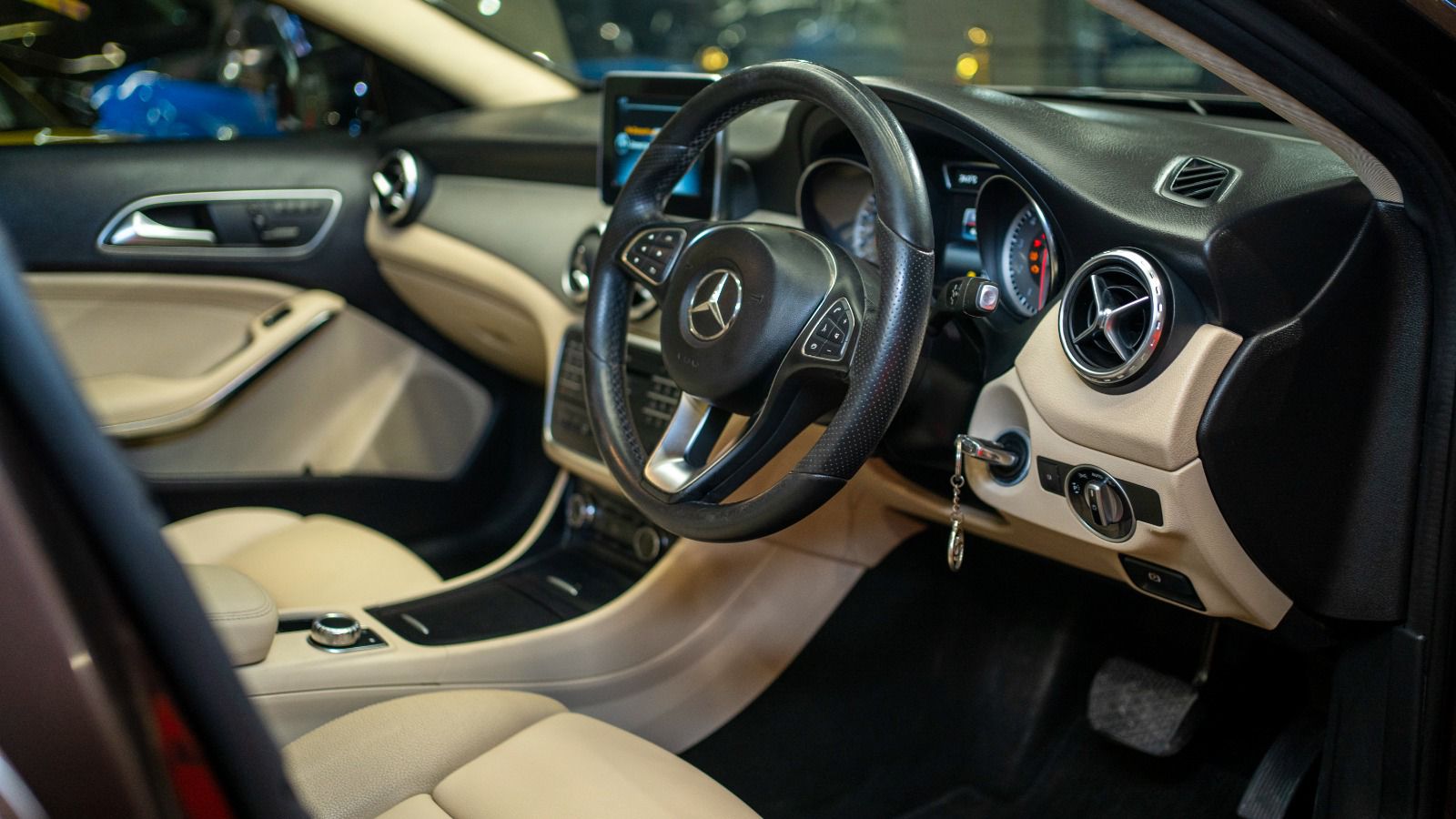 Buy Used Mercedes-Benz GLA Class 200 of 2016 model @ 16,00,000 INR in ...