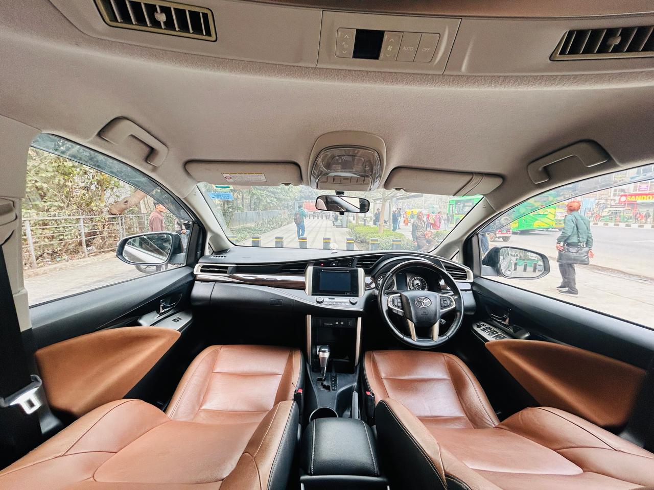 Buy Used Toyota Innova Crysta 2.7 ZX AT BSIV of 2017 model @ 13,50,000 ...