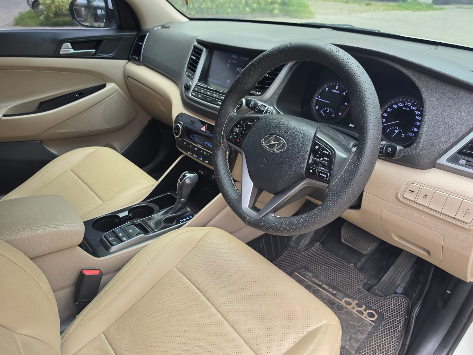 Buy Used Hyundai Tucson 2.0 e-VGT 4WD AT GLS of 2017 model @ 10,99,000 ...