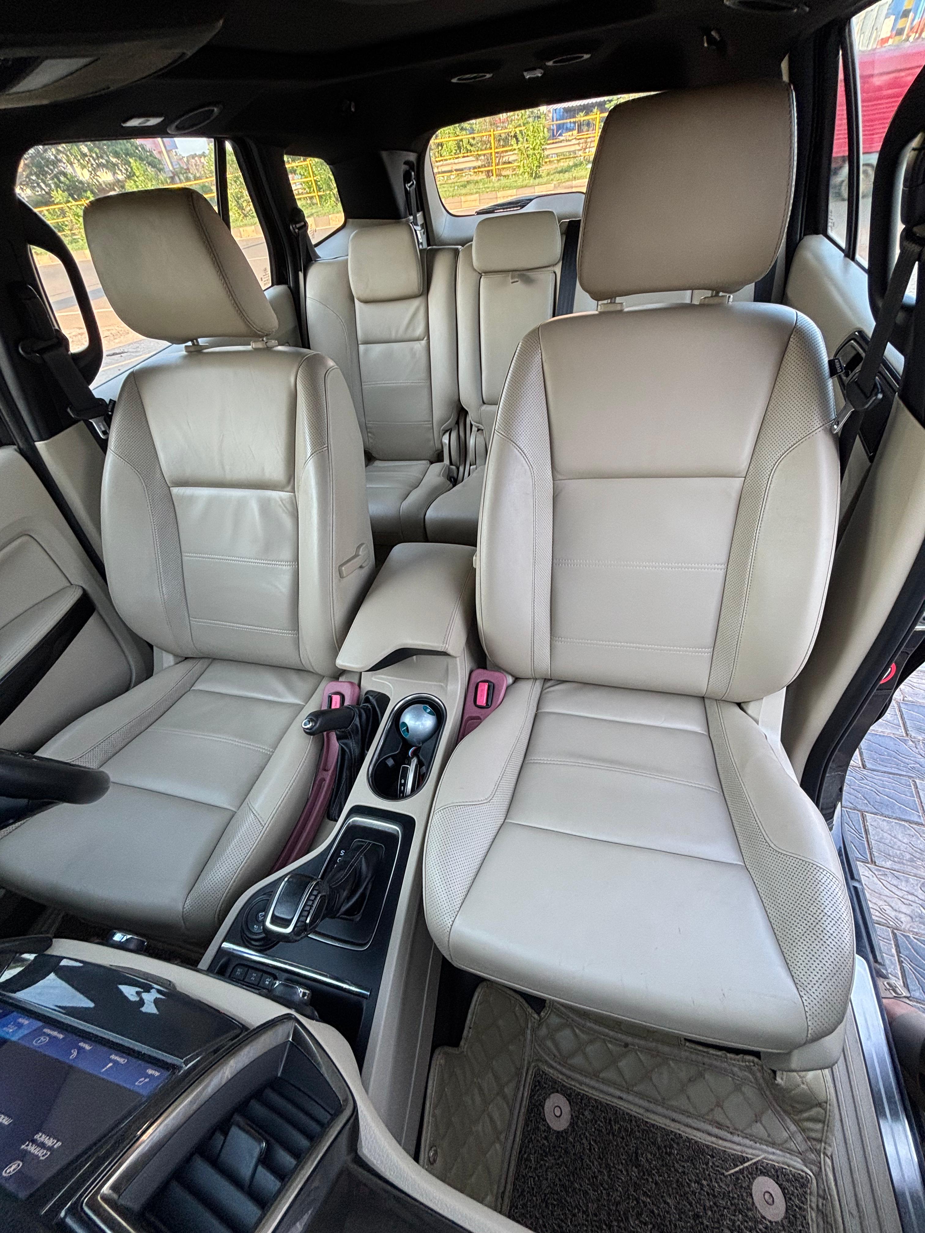 Buy Used Ford Endeavour Titanium Plus 4X4 of 2020 model @ 25,99,999 INR ...