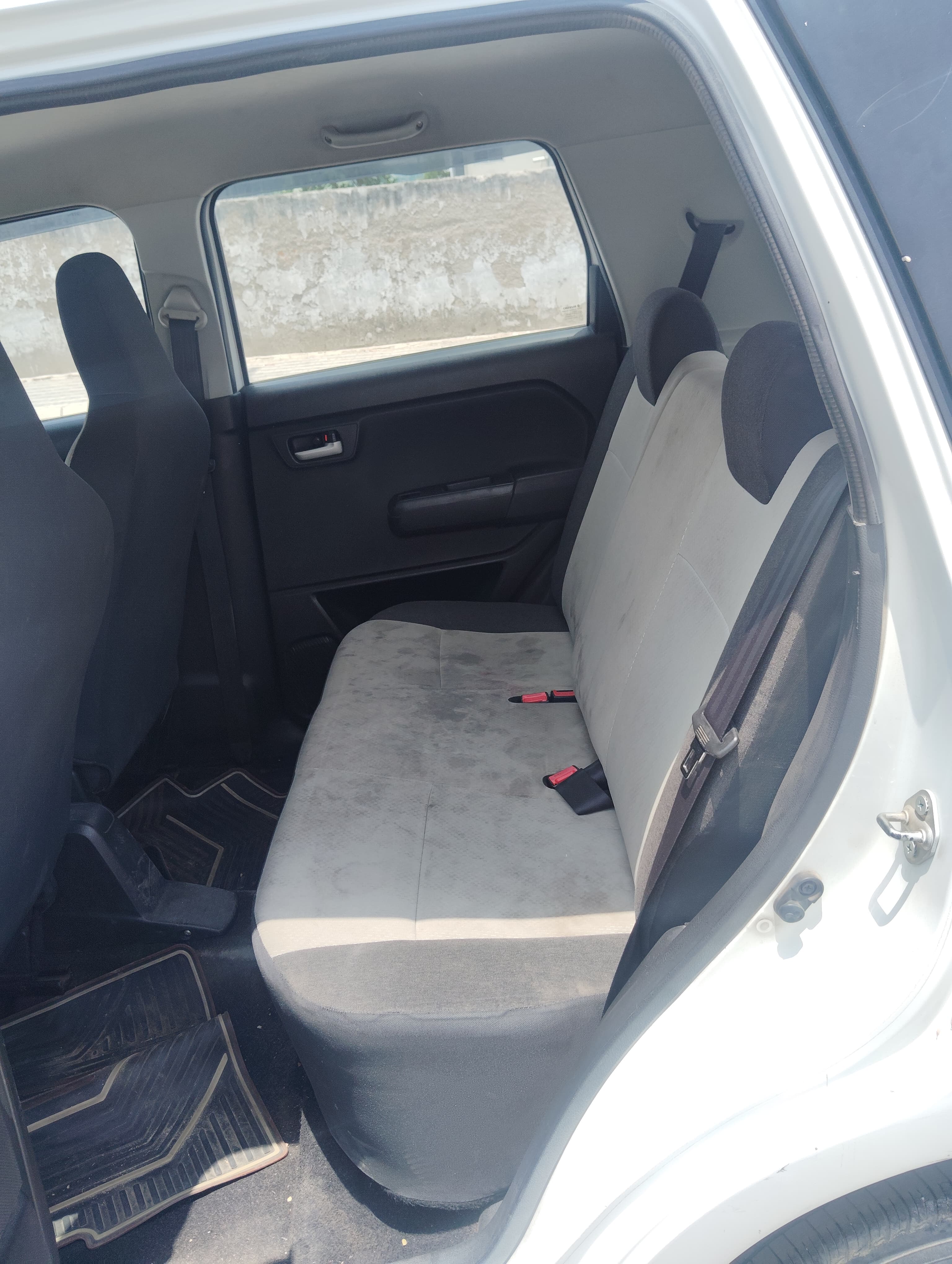 Buy Used Maruti Wagon R ZXI AMT 1.2 of 2022 model @ 4,60,000 INR in ...