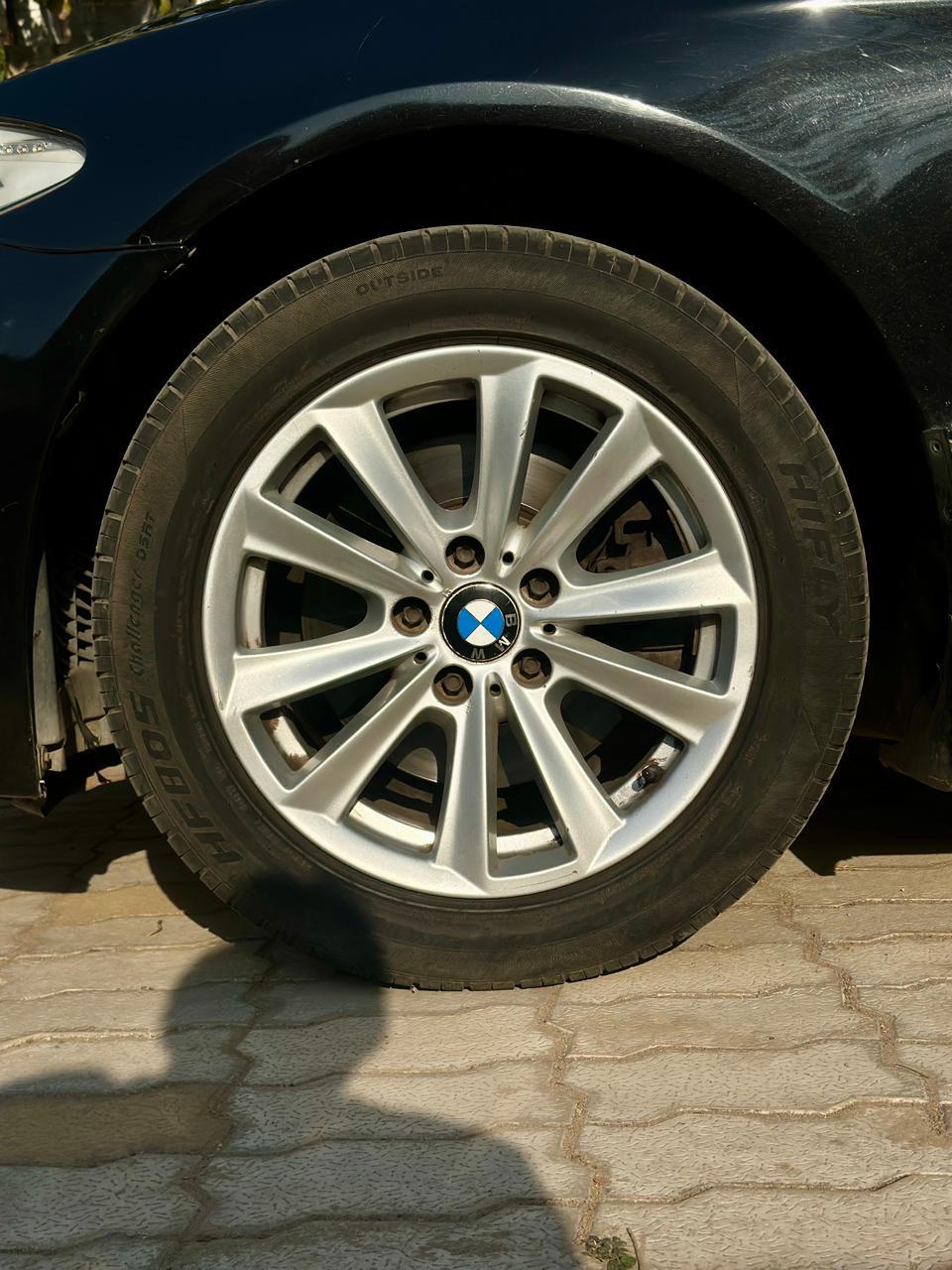 Buy Used BMW 5 Series 530d of 2012 model @ 6,50,000 INR in Ahmedabad ...