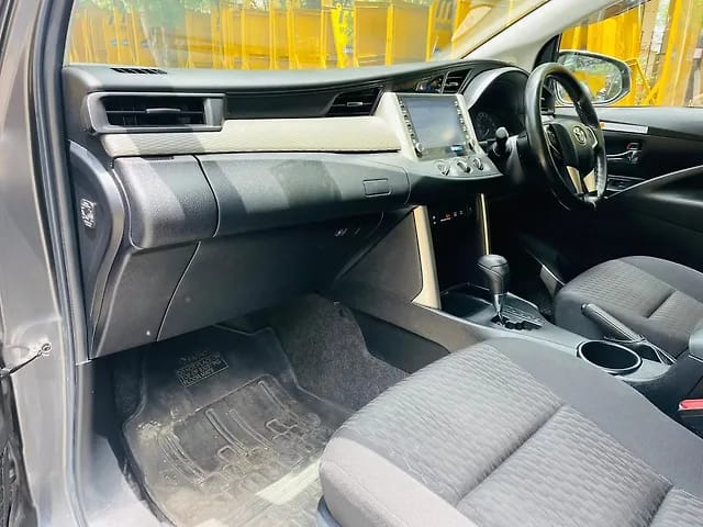Buy Used Toyota Innova Crysta 2.4 GX 7 STR AT of 2021 model @ 21,75,000 ...