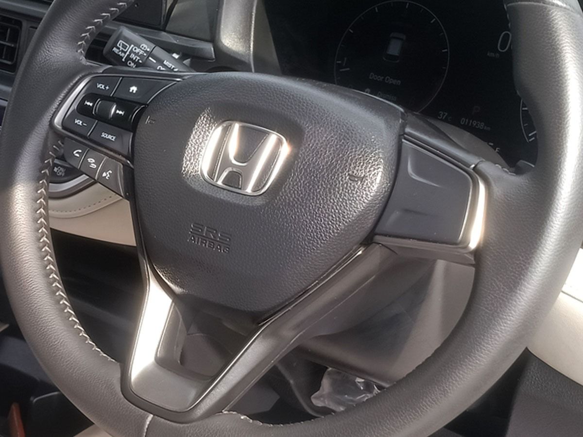 Buy Used Honda Elevate VX CVT Non RF of 2025 model @ 12,51,000 INR in ...