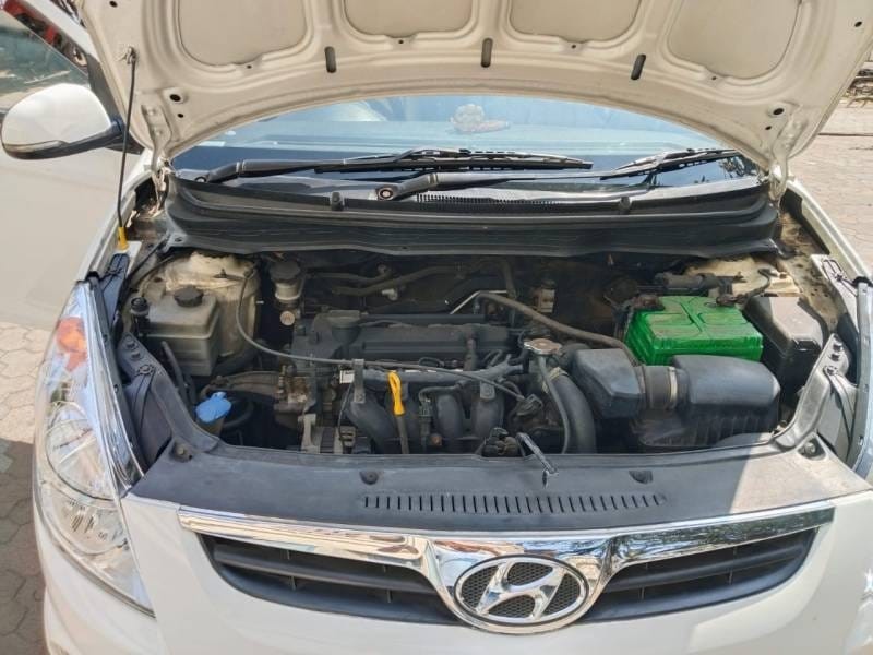 Buy Used Hyundai i20 1.2 Asta of 2011 model @ 2,50,000 INR in Navi ...