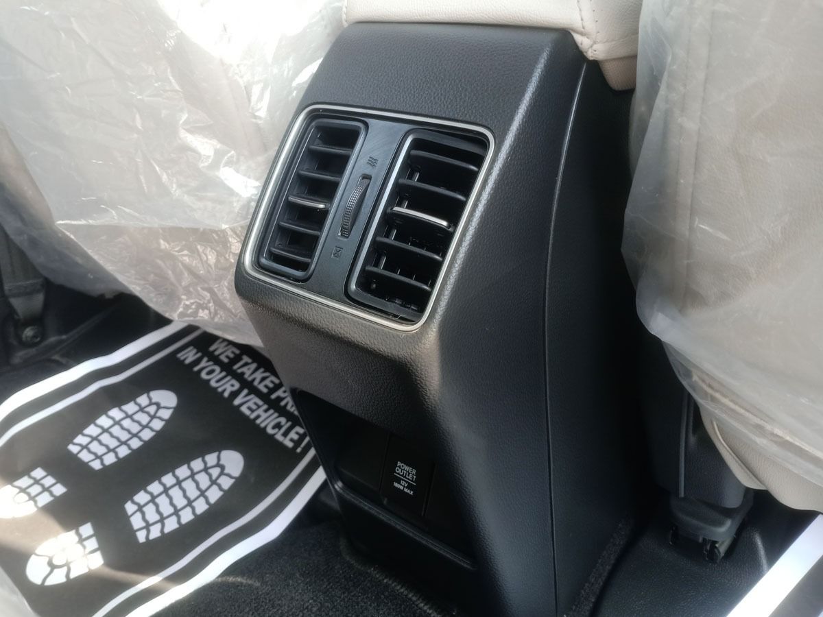 Buy Used Honda Elevate VX CVT of 2025 model @ 13,25,000 INR in Delhi ...