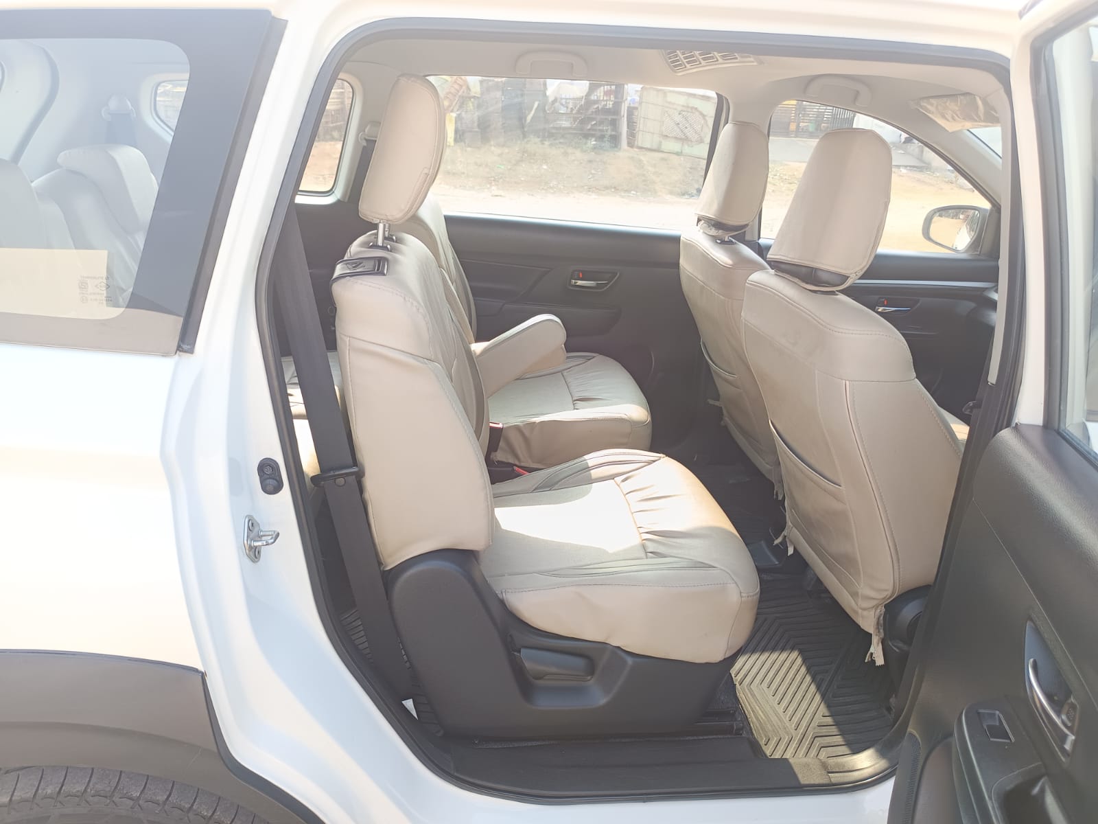 Buy Used Maruti XL6 Alpha AT of 2021 model @ 9,50,000 INR in Hyderabad ...