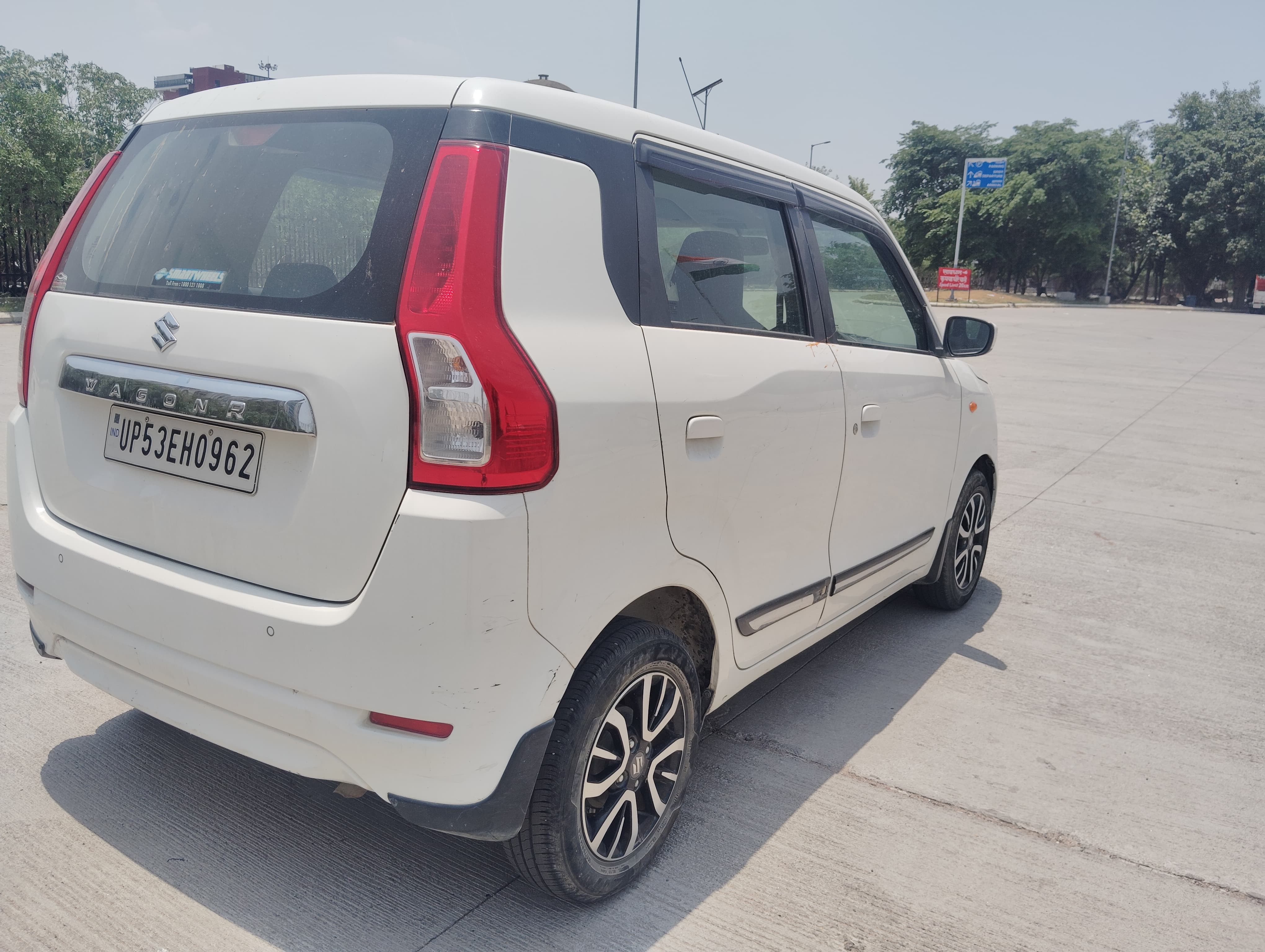 Buy Used Maruti Wagon R ZXI AMT 1.2 of 2022 model @ 4,60,000 INR in ...