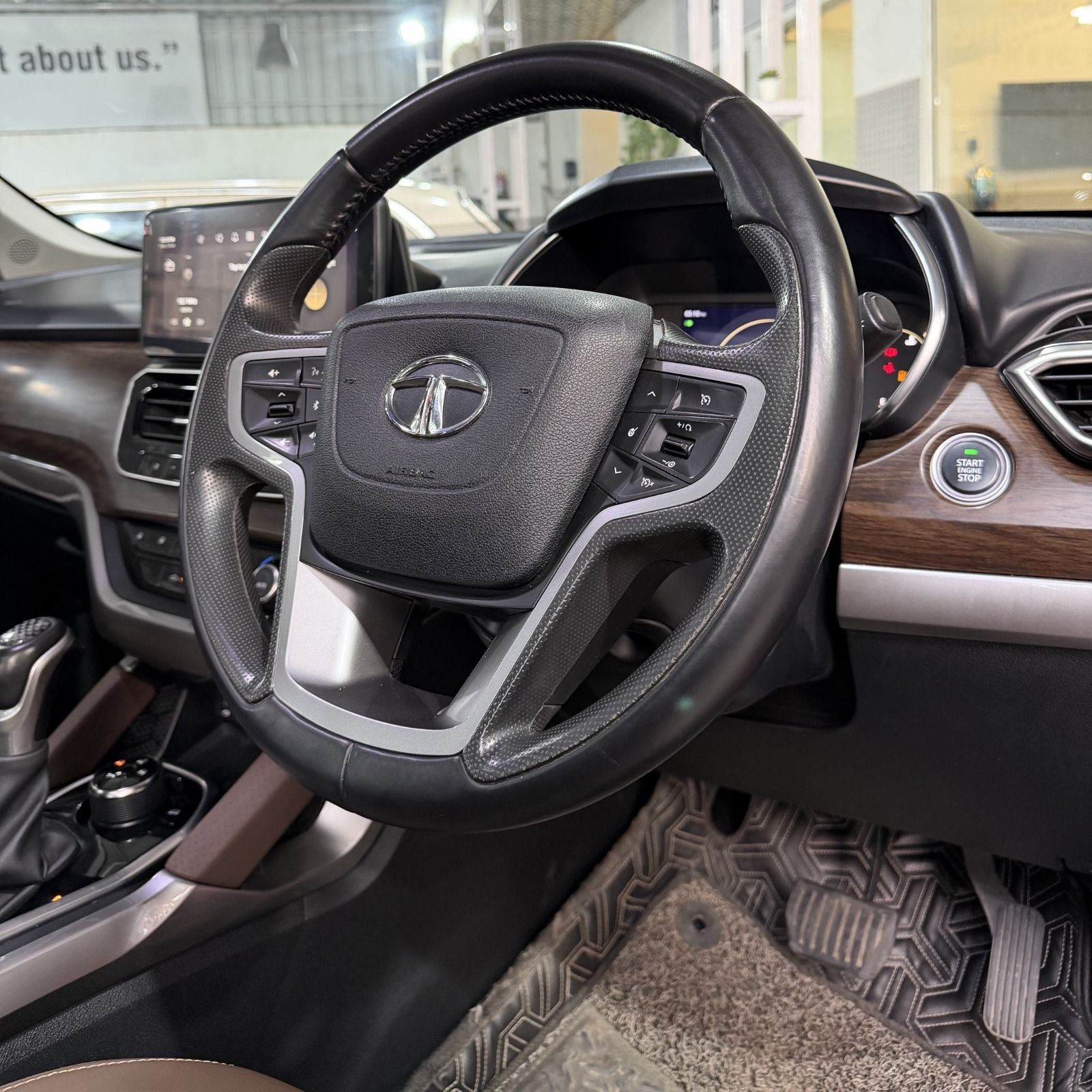 Buy Used Tata Harrier XZA Plus AT BSVI of 2022 model @ 15,40,000 INR in ...