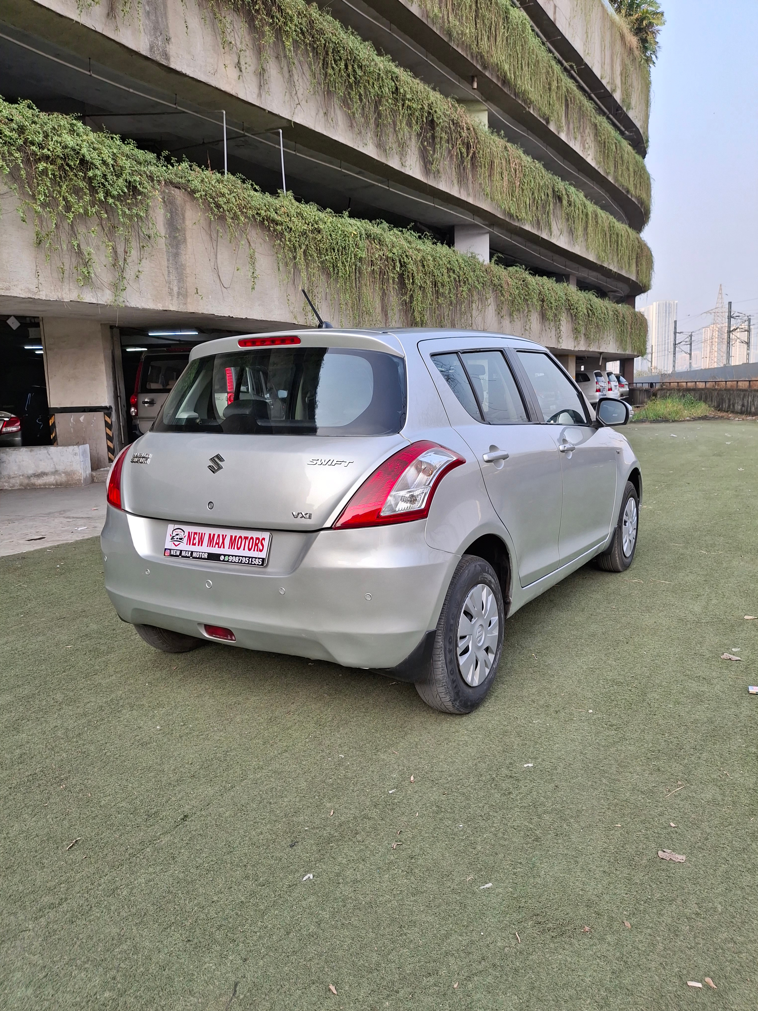 Buy Used Maruti Swift VXI of 2013 model @ 3,25,000 INR in Mumbai - 5047931 - ZigWheels.com