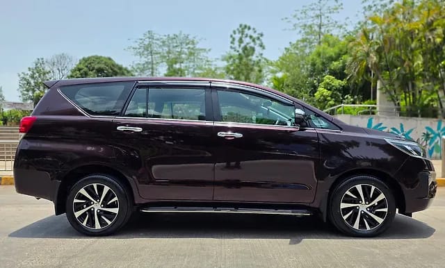 Buy Used Toyota Innova Crysta 2.4 ZX 7 STR AT of 2022 model @ 24,90,000 ...
