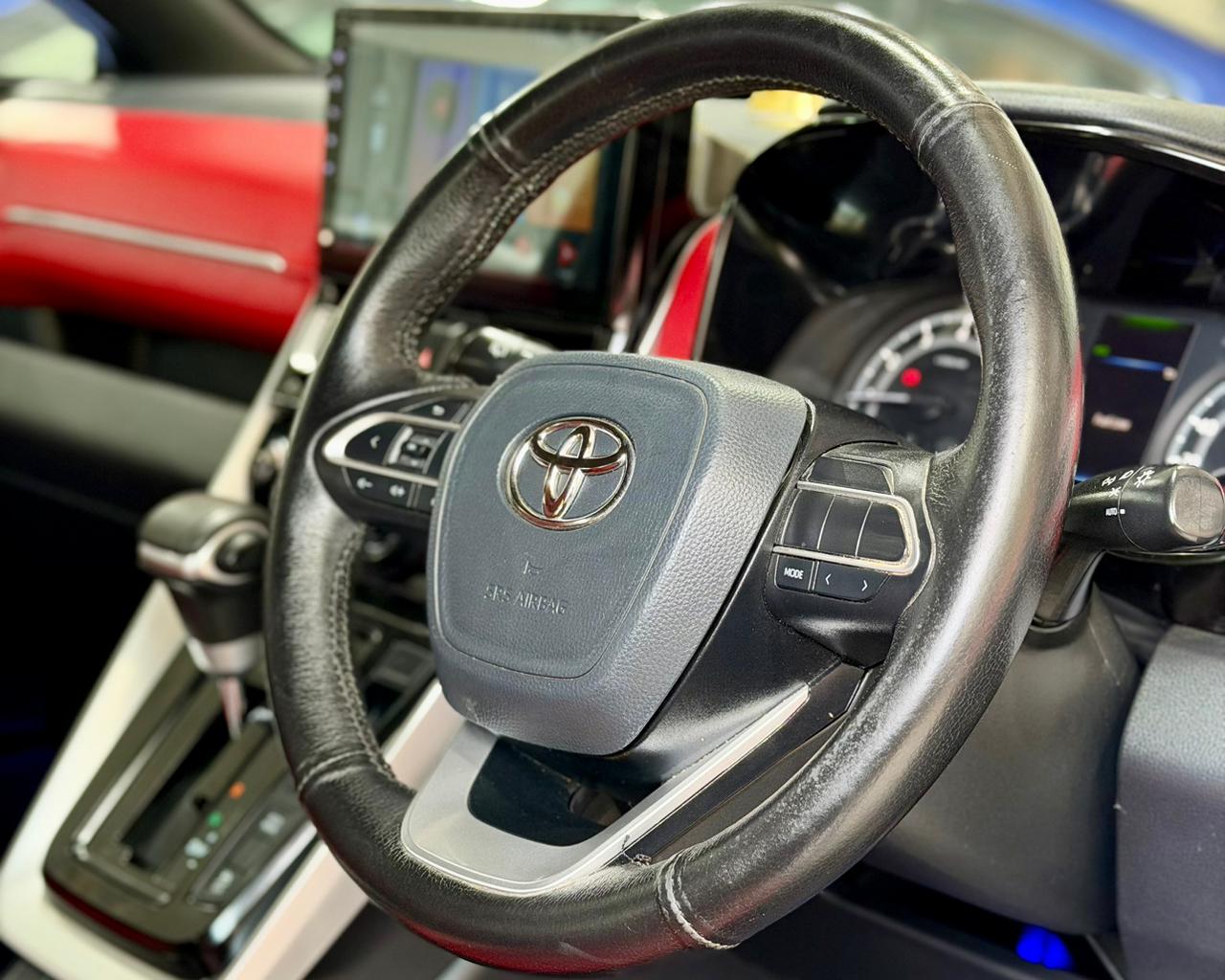 Buy Used Toyota Innova Hycross G 7STR BSVI of 2023 model @ 19,90,000 ...