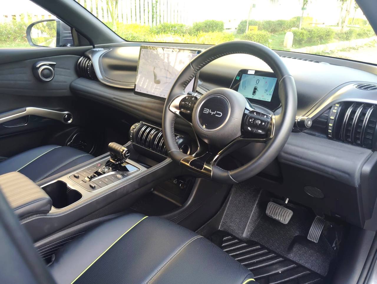 Buy Used BYD Atto 3 Dynamic of 2025 model @ 21,95,000 INR in Delhi ...