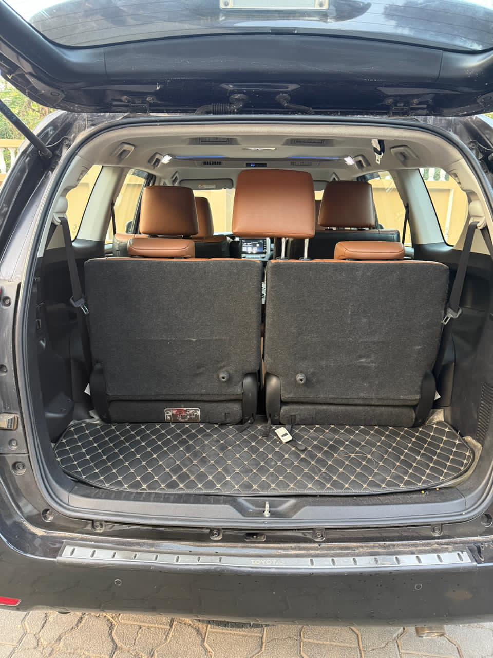 Buy Used Toyota Innova Crysta 2.4 ZX 7 STR AT of 2022 model @ 50,000 ...