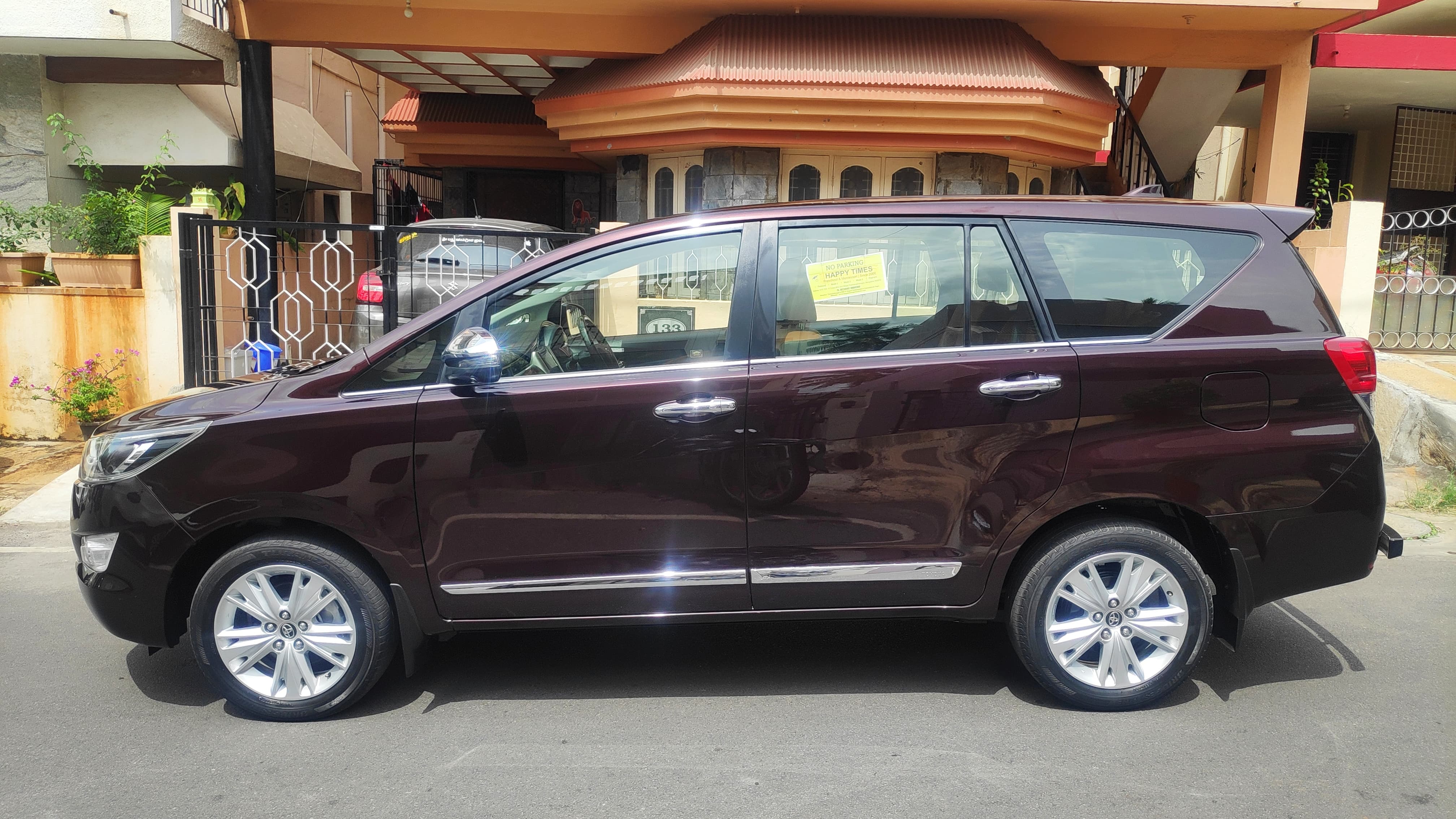 Buy Used Toyota Innova Crysta 2.4 ZX 7 STR AT of 2020 model @ 24,50,000 ...