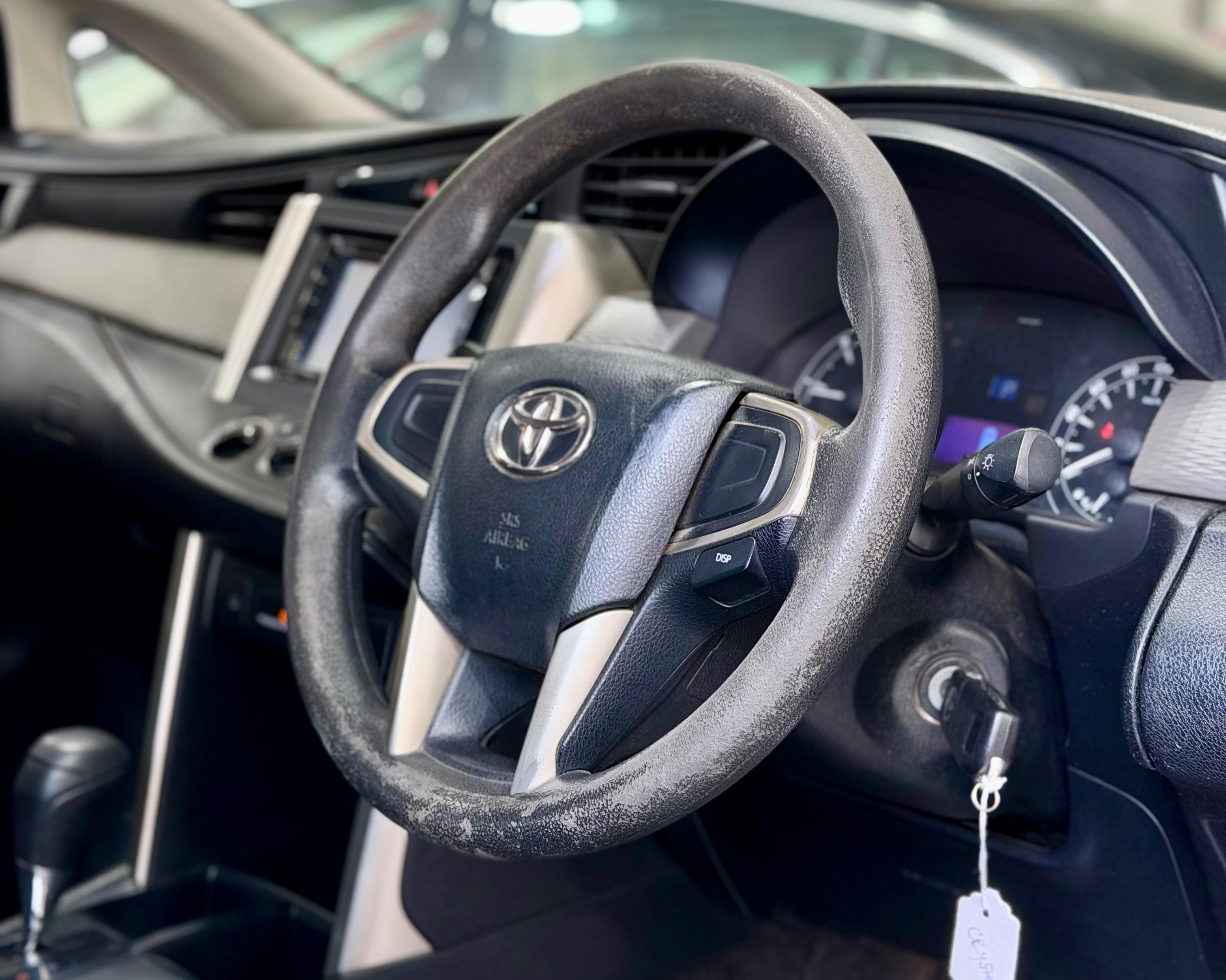 Buy Used Toyota Innova Crysta 2.8 GX AT BSIV of 2016 model @ 15,40,000 ...