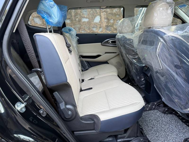 Buy Used Kia Carens Clavis HTX Plus Turbo of 2025 model @ 21,95,000 INR ...