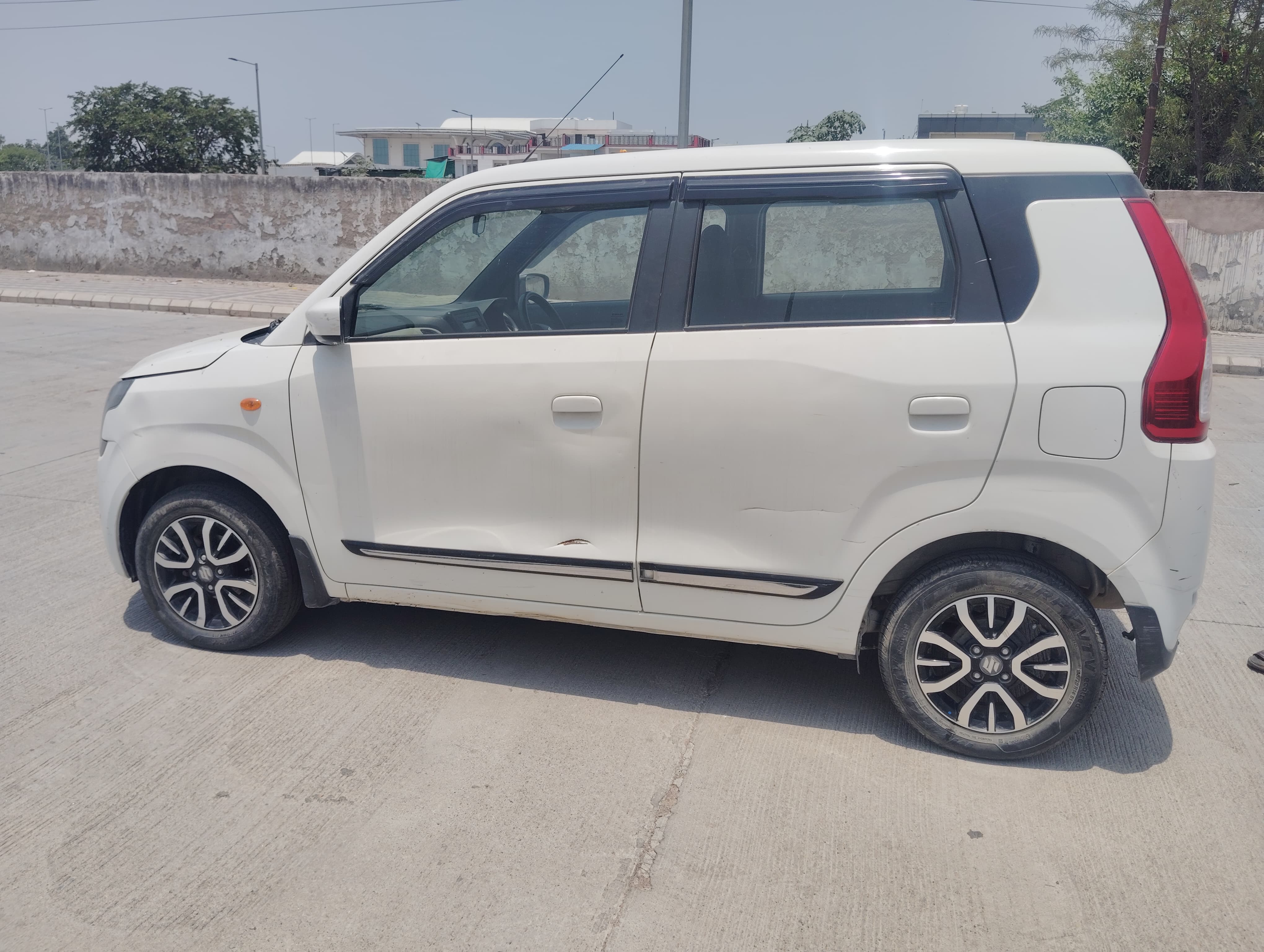 Buy Used Maruti Wagon R ZXI AMT 1.2 of 2022 model @ 4,60,000 INR in ...