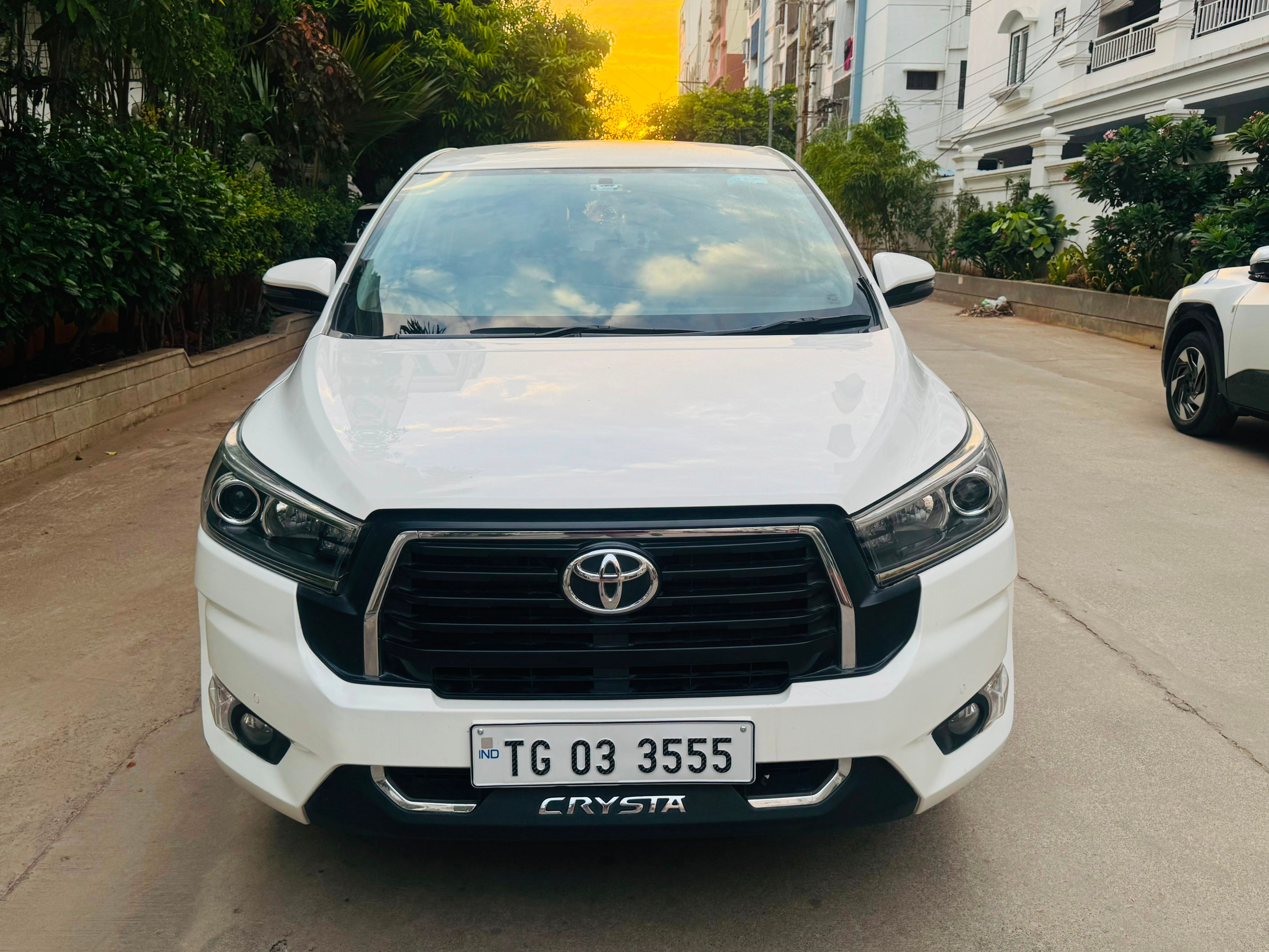 2024 Toyota Innova Crysta 2993 cc कार हैदराबाद में ₹24.50 Lakh में ...