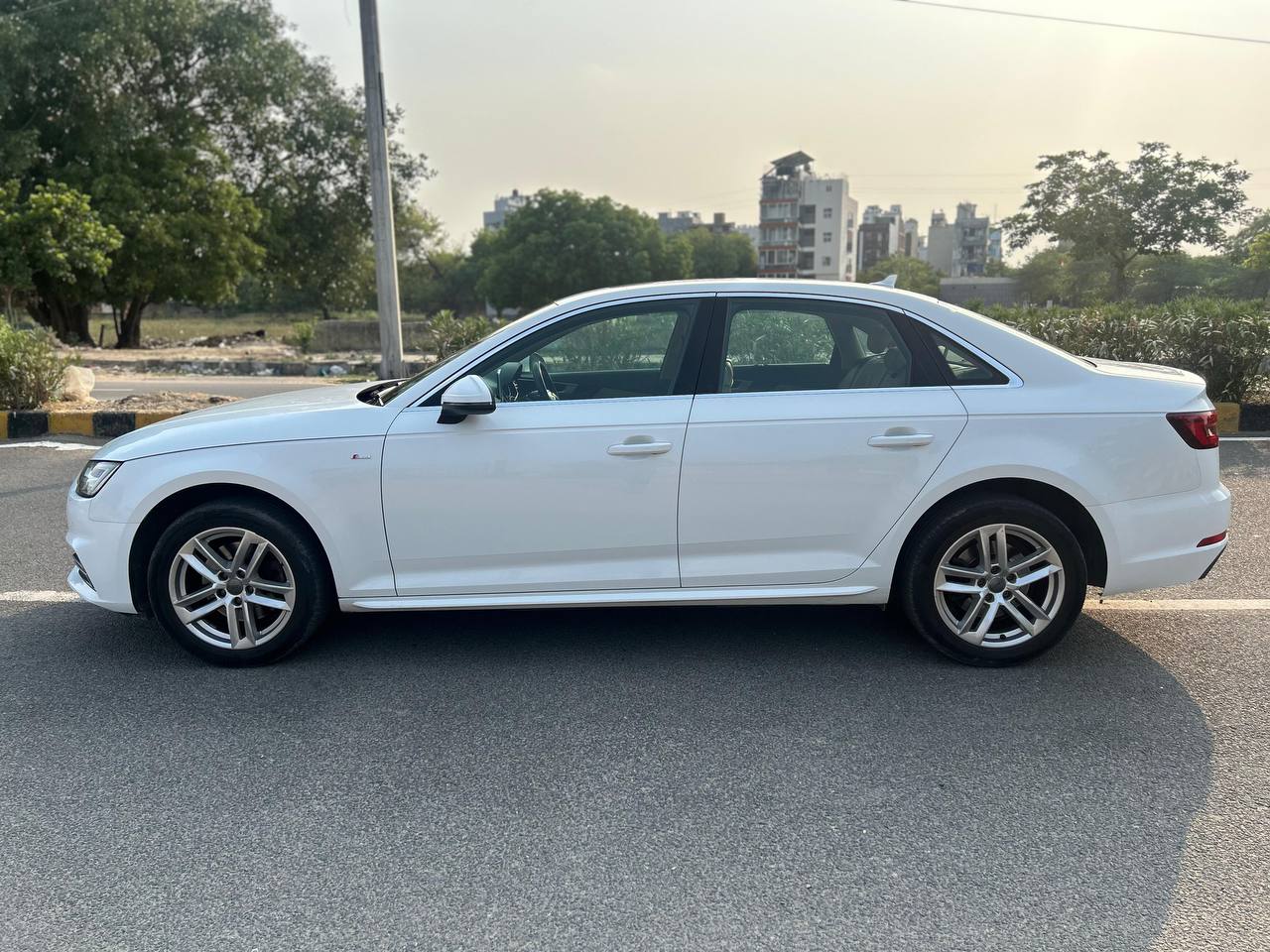 Buy Used Audi A4 30 TFSI Premium Plus of 2018 model @ 20,95,000 INR in ...