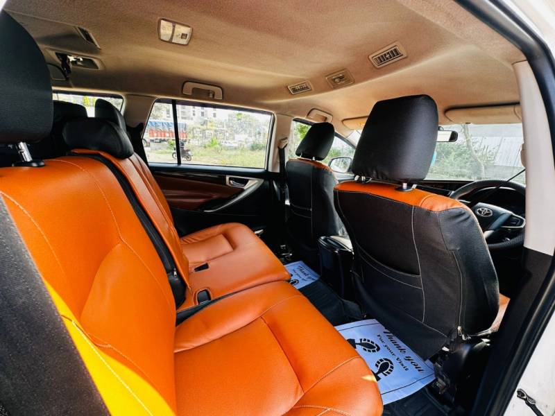 Buy Used Toyota Innova Crysta 2.4 GX 7 STR AT of 2020 model @ 20,75,000 ...