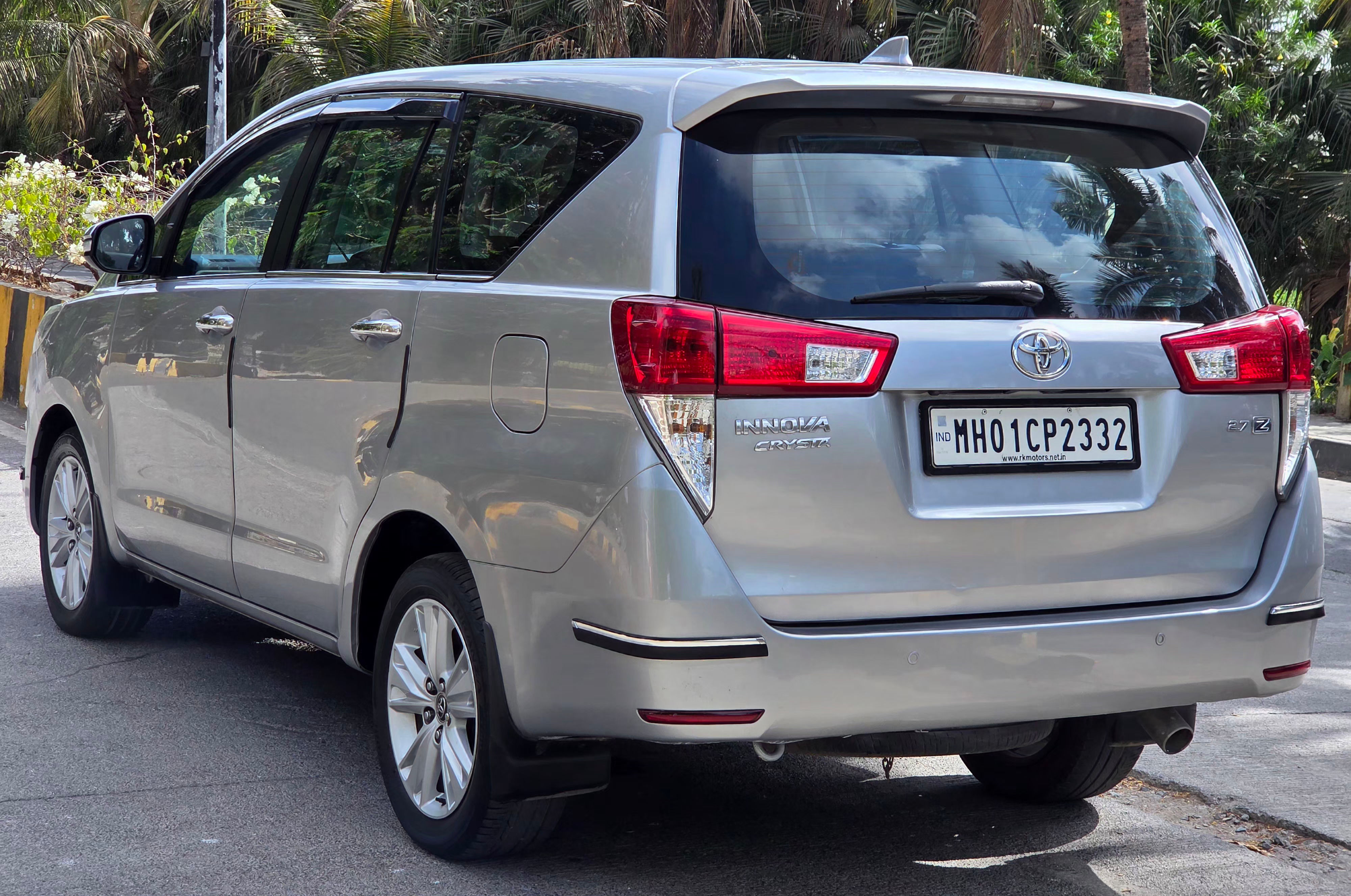 Buy Used Toyota Innova Crysta 2.7 ZX AT BSIV of 2017 model @ 11,90,000 ...