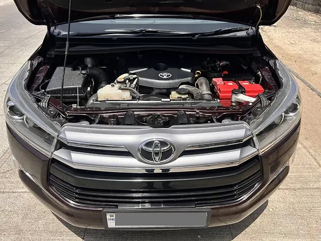 Buy Used Toyota Innova Crysta 2.8 ZX AT BSIV of 2018 model @ 17,75,000 ...