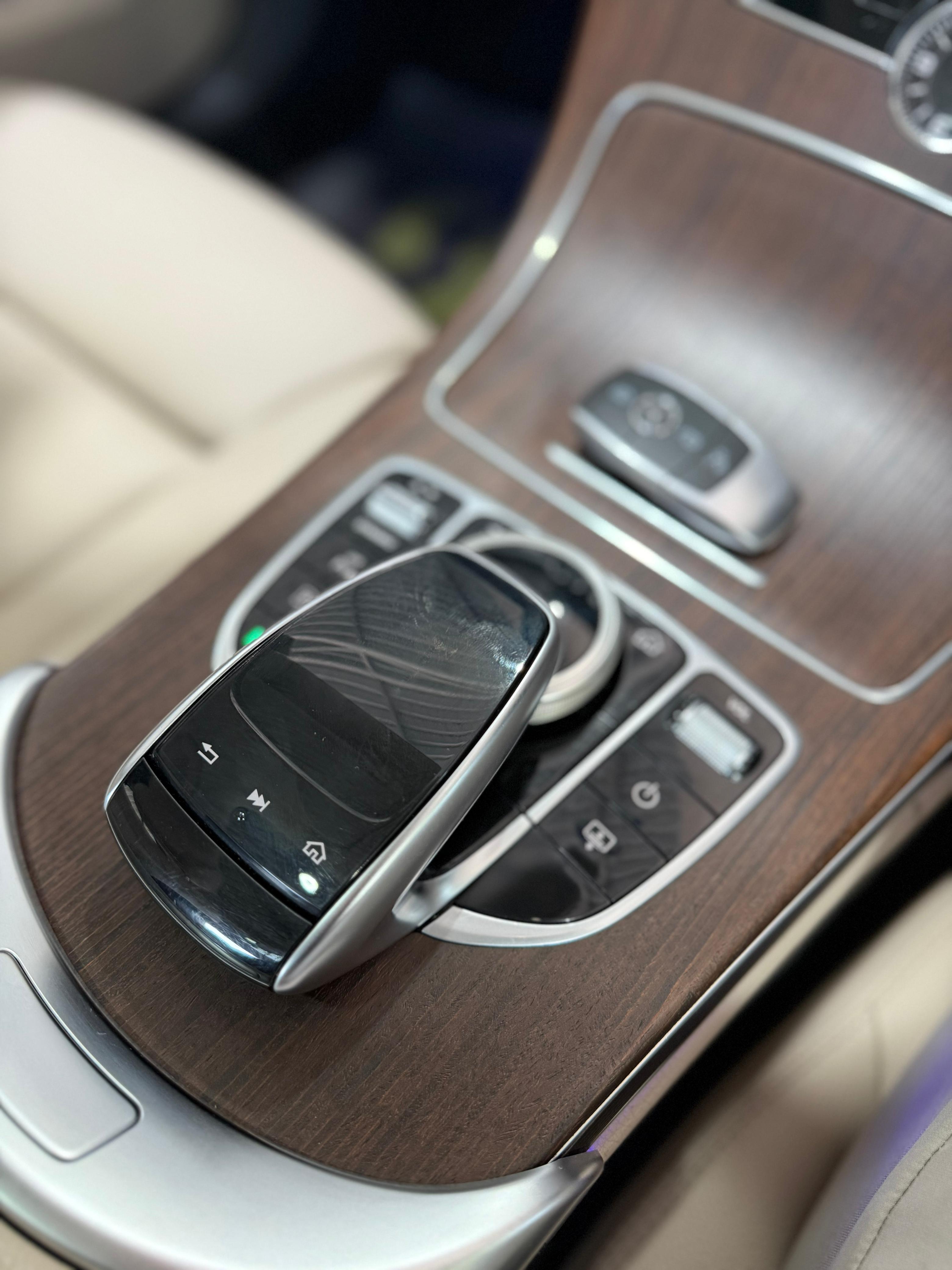 Buy Used Mercedes-Benz C-Class Prime C 220d of 2019 model @ 24,90,000 ...