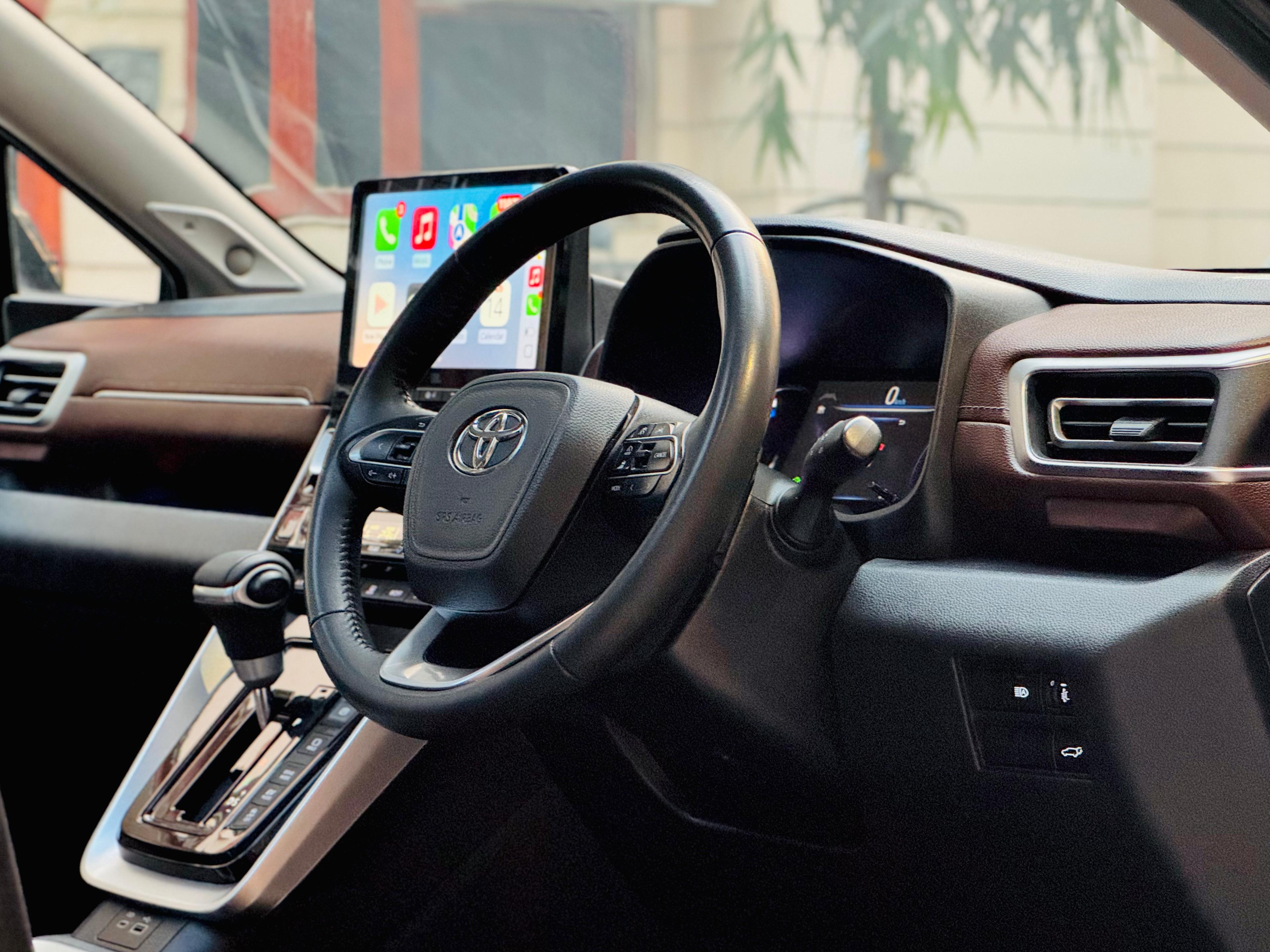 Buy Used Toyota Innova Hycross ZX Optional Hybrid of 2024 model @ 31,00 ...